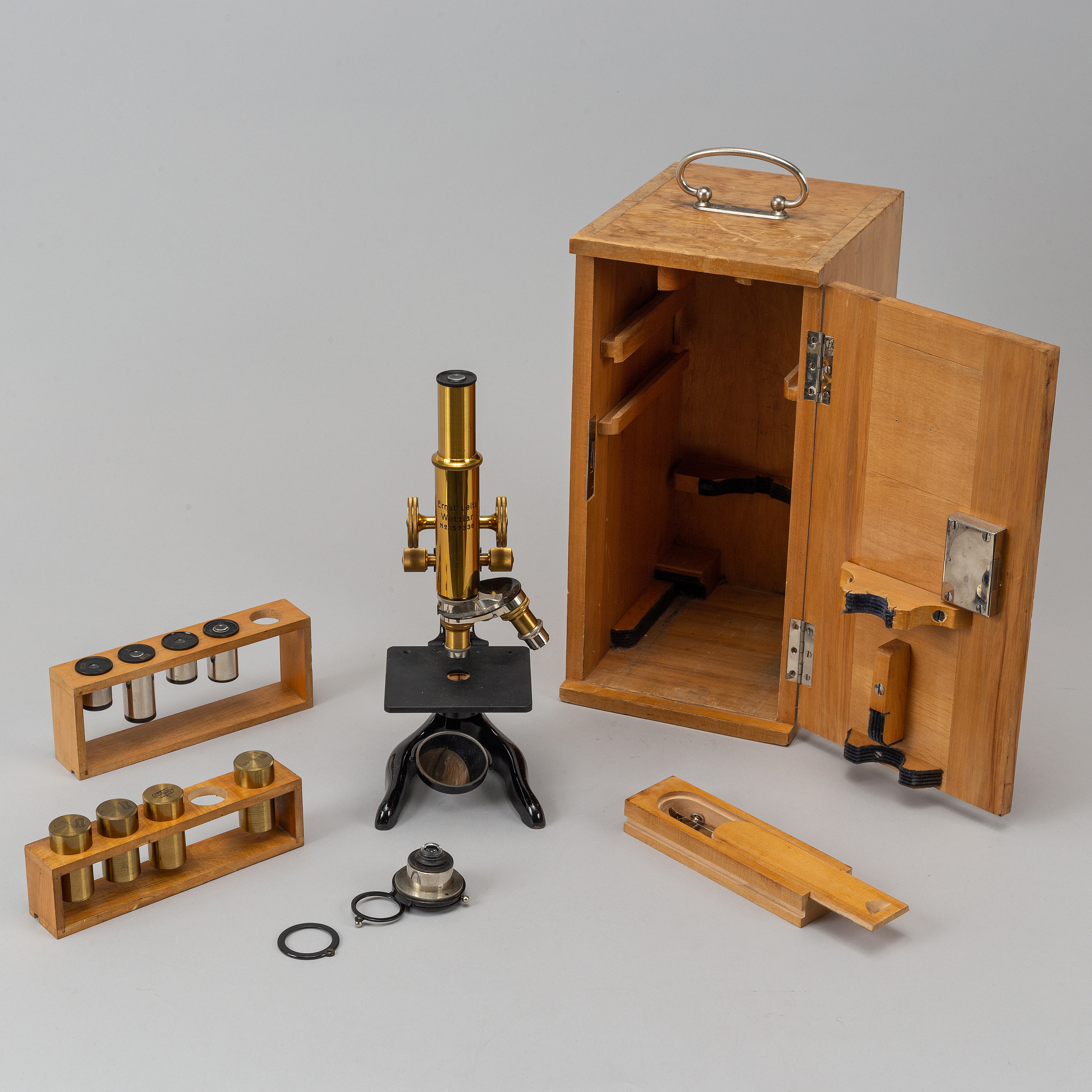 A 20th century microscope , Ernst Leitz, Wetzlar. - Bukowskis