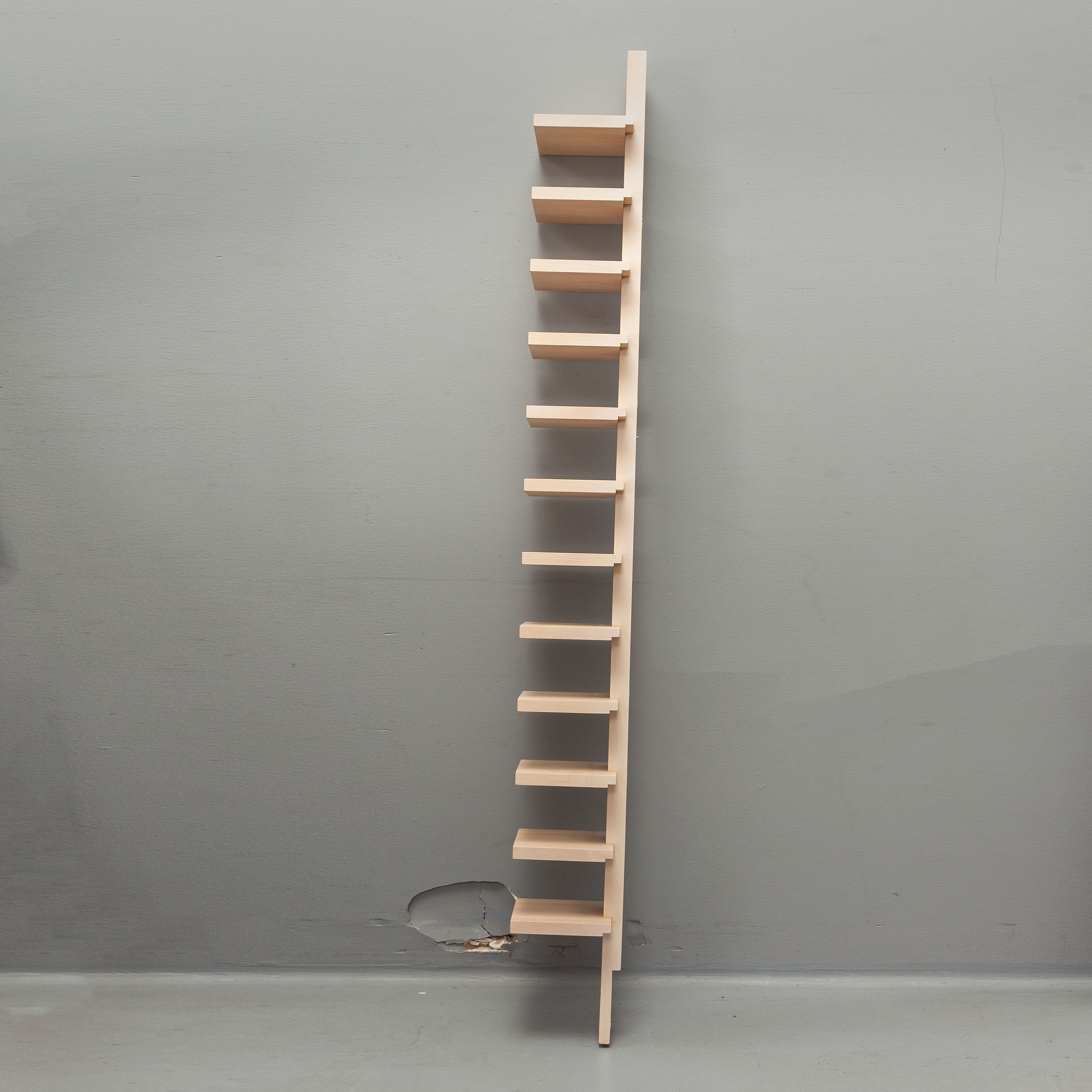 John Kandell, hylla, Källemo, "Pilaster",formgiven 1989. - Bukowskis