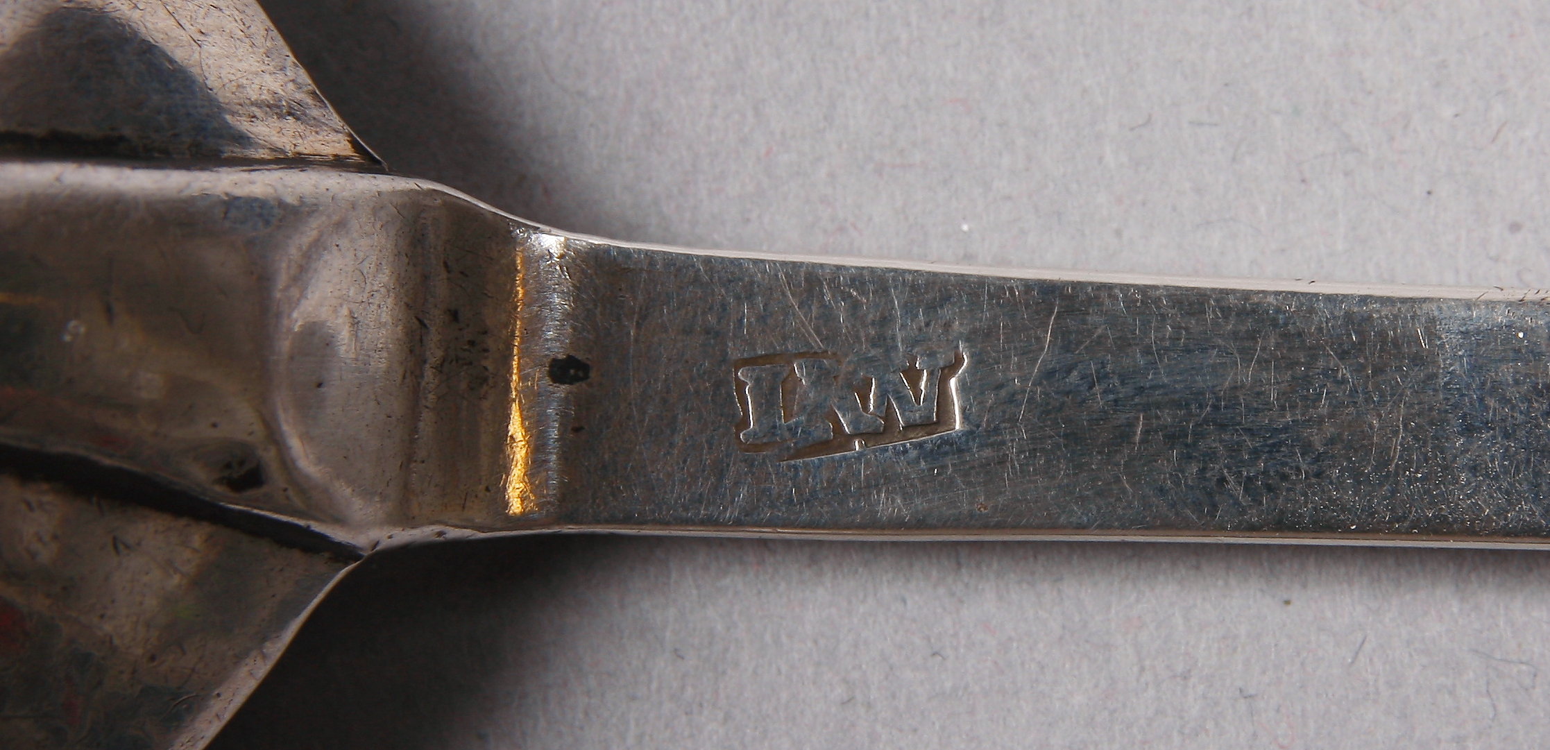 MATSKED, silver, stämplad I W eller L W, troligen Sverige och 1700 ...