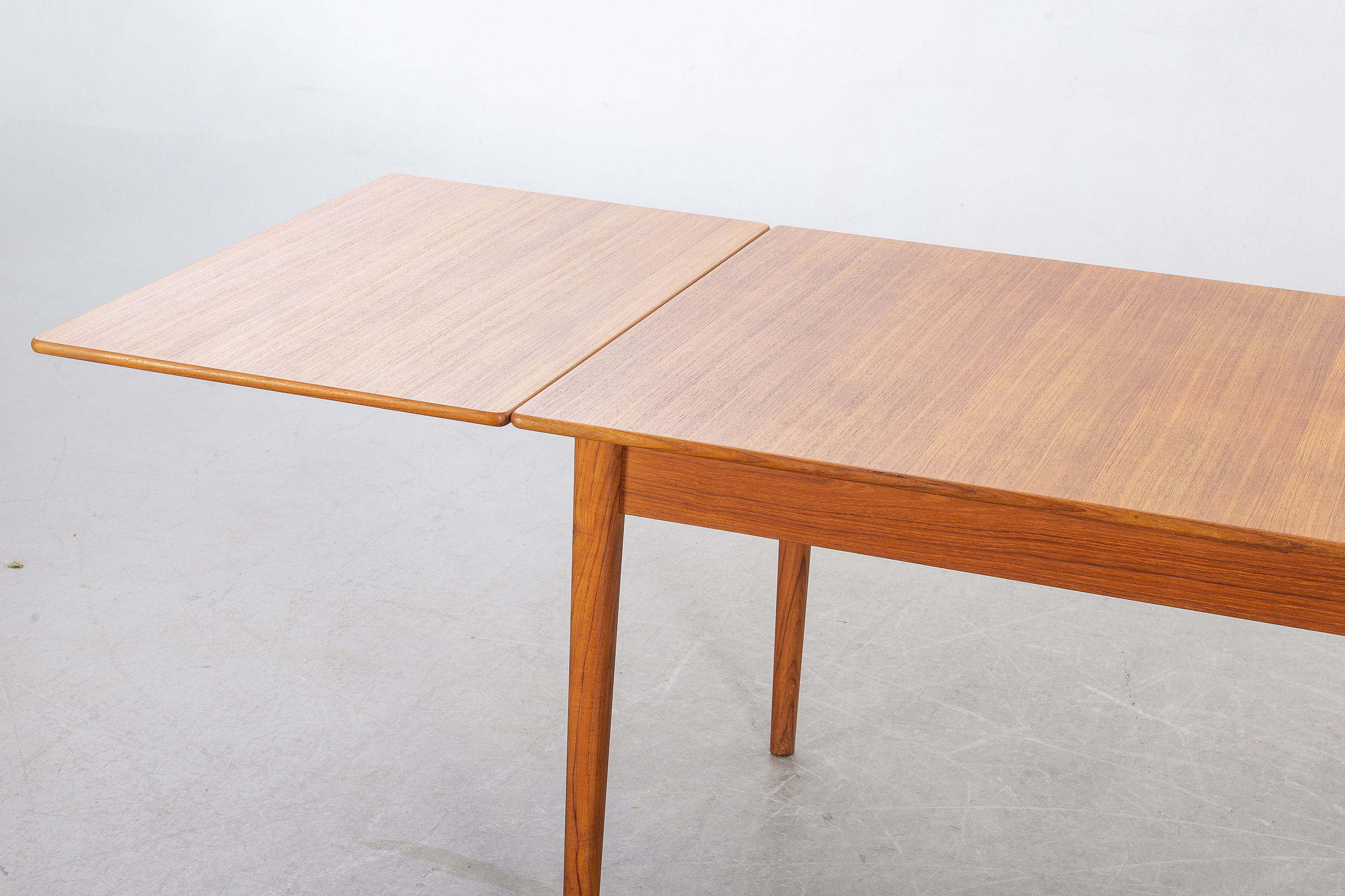 MATBORD, teak, Troeds Bjärnum 1900-talets mitt, - Bukowskis