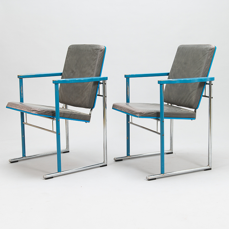 Yrjö Kukkapuro, a pair of 1980's 'Experiment arm chairs' for Avarte ...