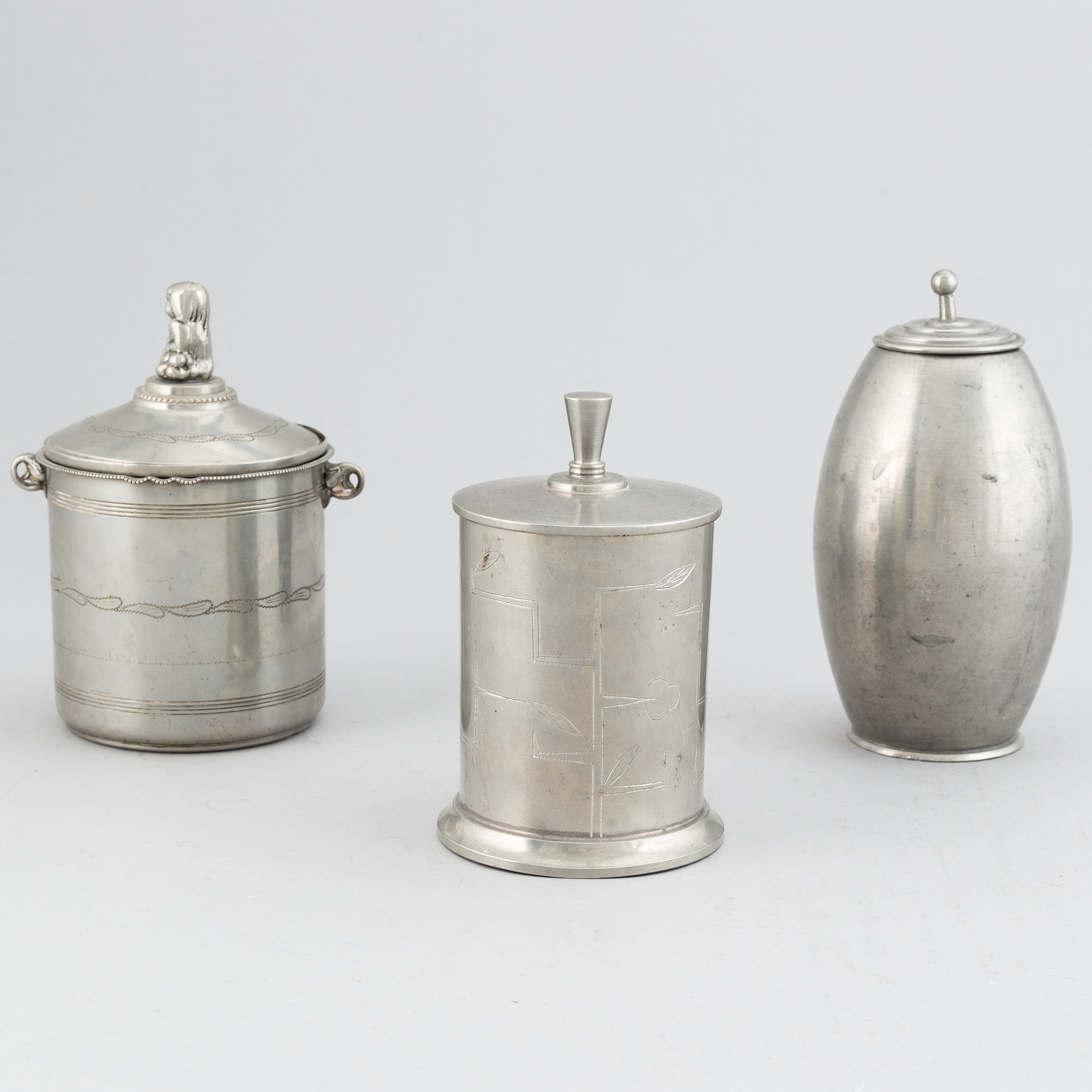 Burkar med lock, 3 stycken, art déco, 1920/30-tal. - Bukowskis