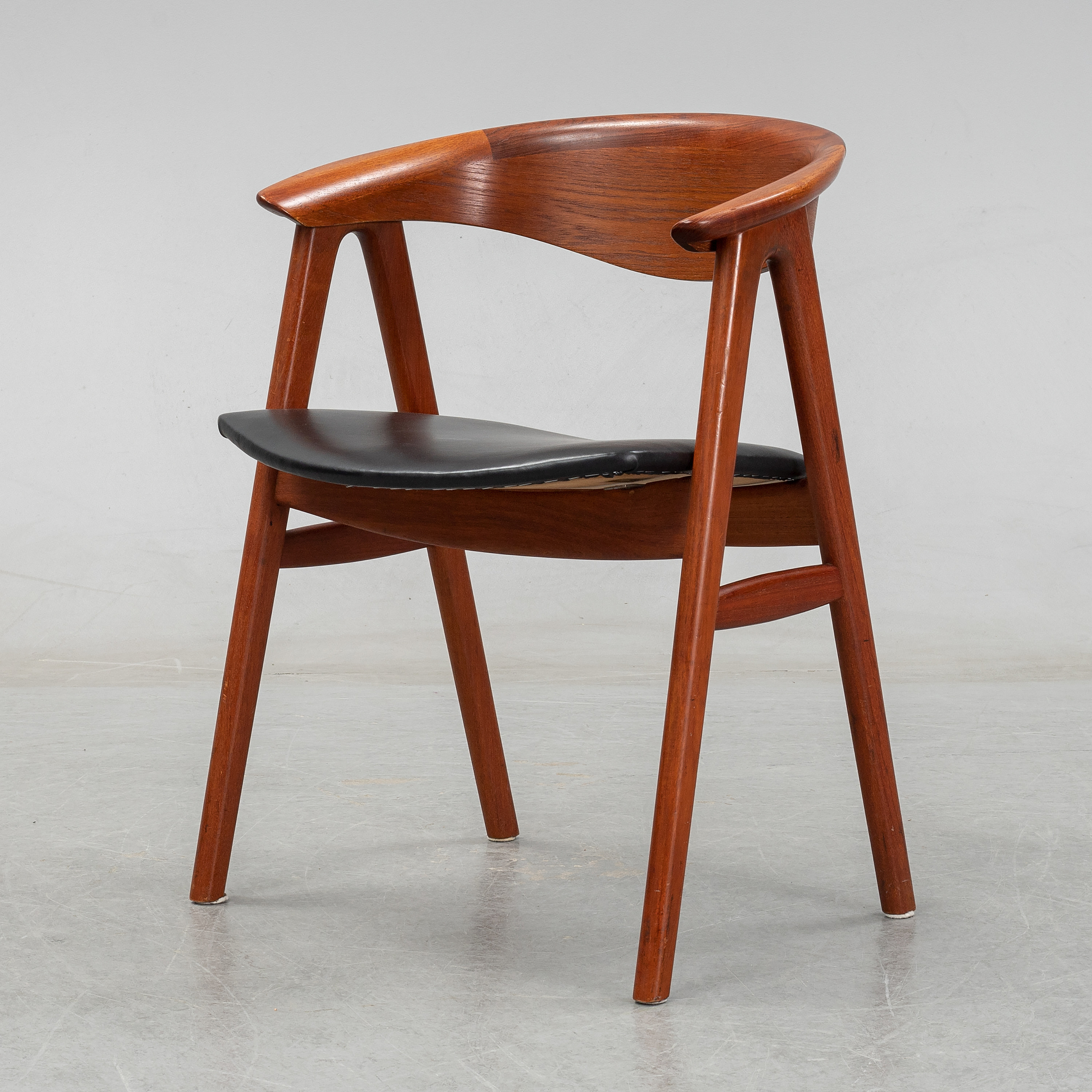 Erik Kirkegaard, karmstol, Høng Stolefabrik, 1960-tal. - Bukowskis