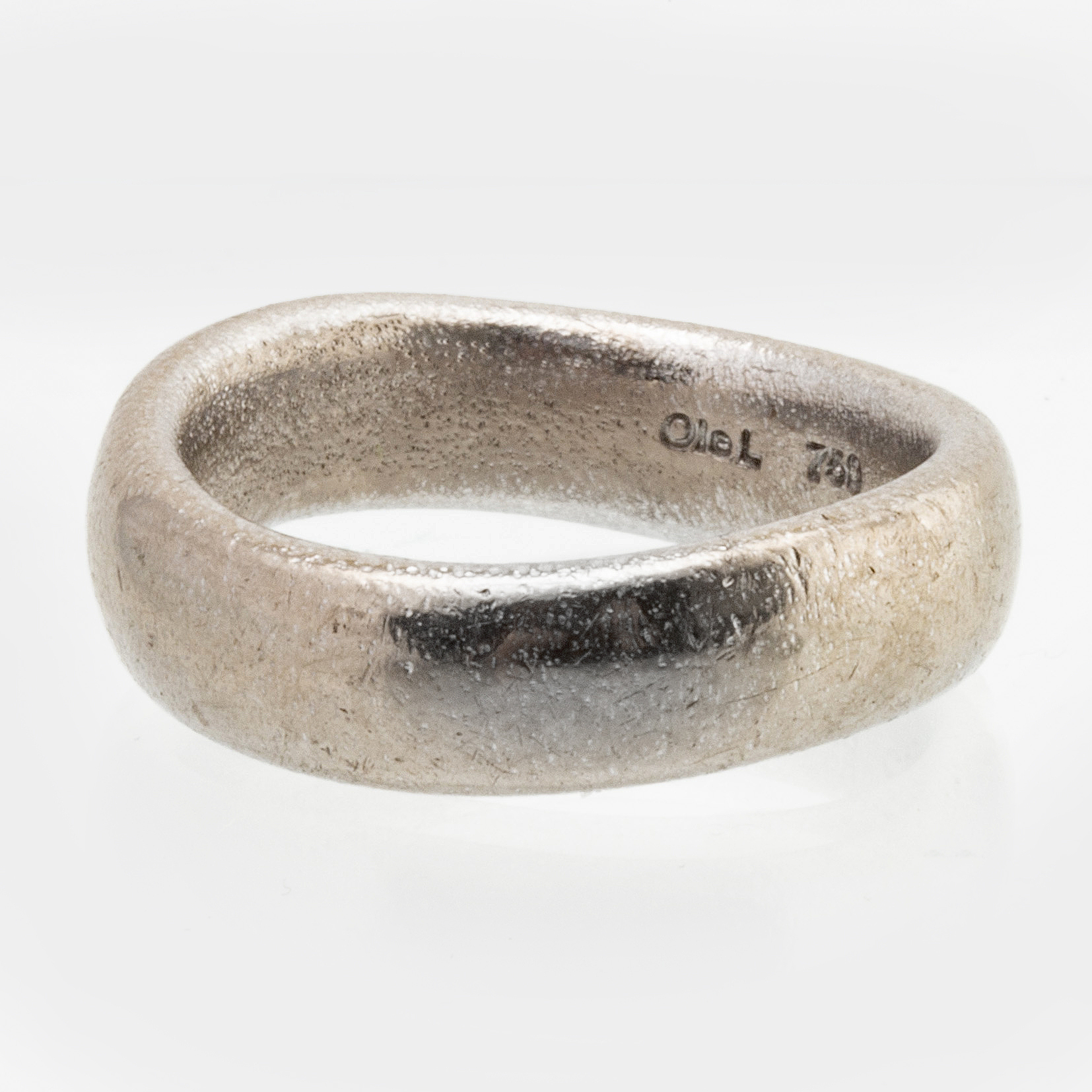 Ole Lyngggaard ring 18K borstat vitguld, Love collection, 16,6 g ...