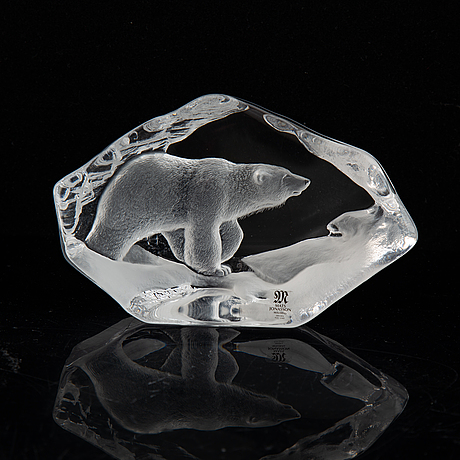 Mats Jonasson, two glass polar bears, Målerås, Sweden. - Bukowskis
