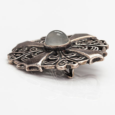 Kaisaleena Mäkelä, Riipus/rintaneula "Kuukiven koru", sterlinghopeaa ...