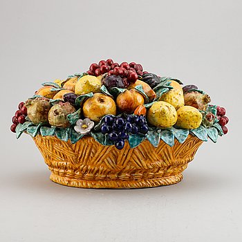 A 20th century glazed ceramic centerpiece. - Bukowskis