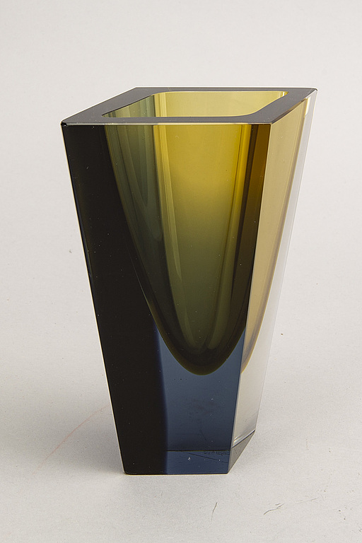 Kaj Franck, vase signed and dated Nuutajärvi -63. - Bukowskis