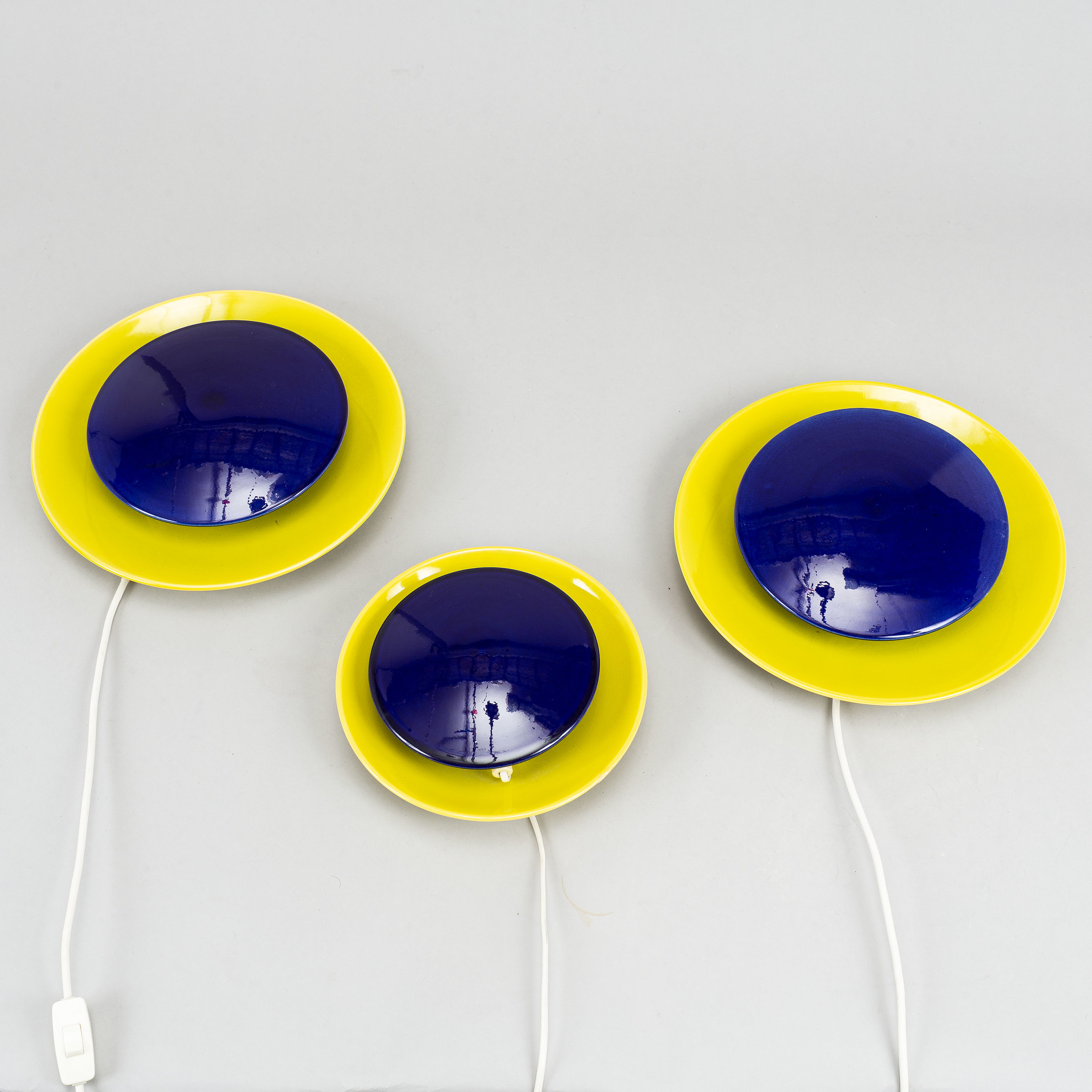Olle Alberius, three wall lights, Rörstrand. - Bukowskis