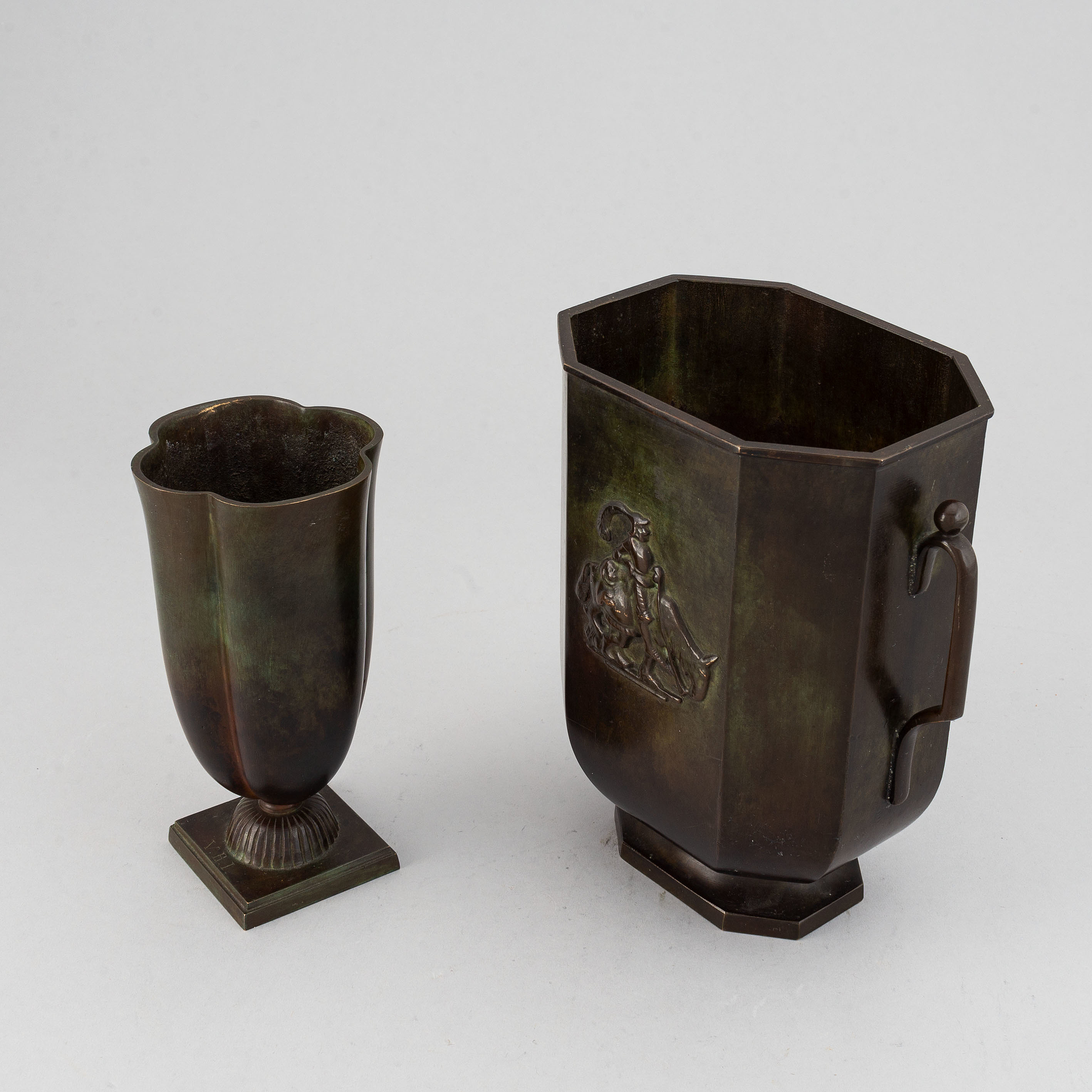 Two Swedish Grace bronze vases from GAB Brons, 1920's/30's. - Bukowskis