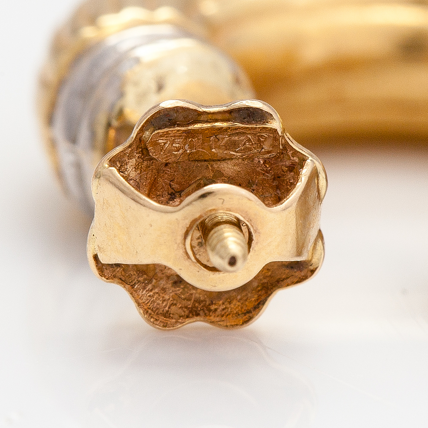 Örhängen, 18K guld. - Bukowskis