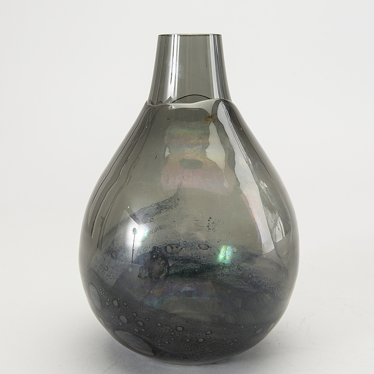 Eva Englund, 2 vases, glass, Pukeberg, 1960s. - Bukowskis