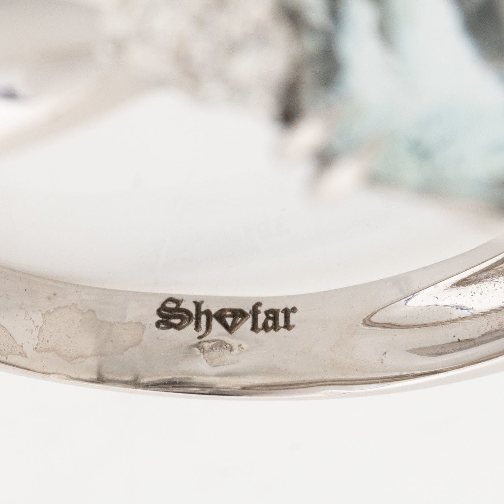 Ring med akvamarin och briljantslipade diamanter. - Bukowskis