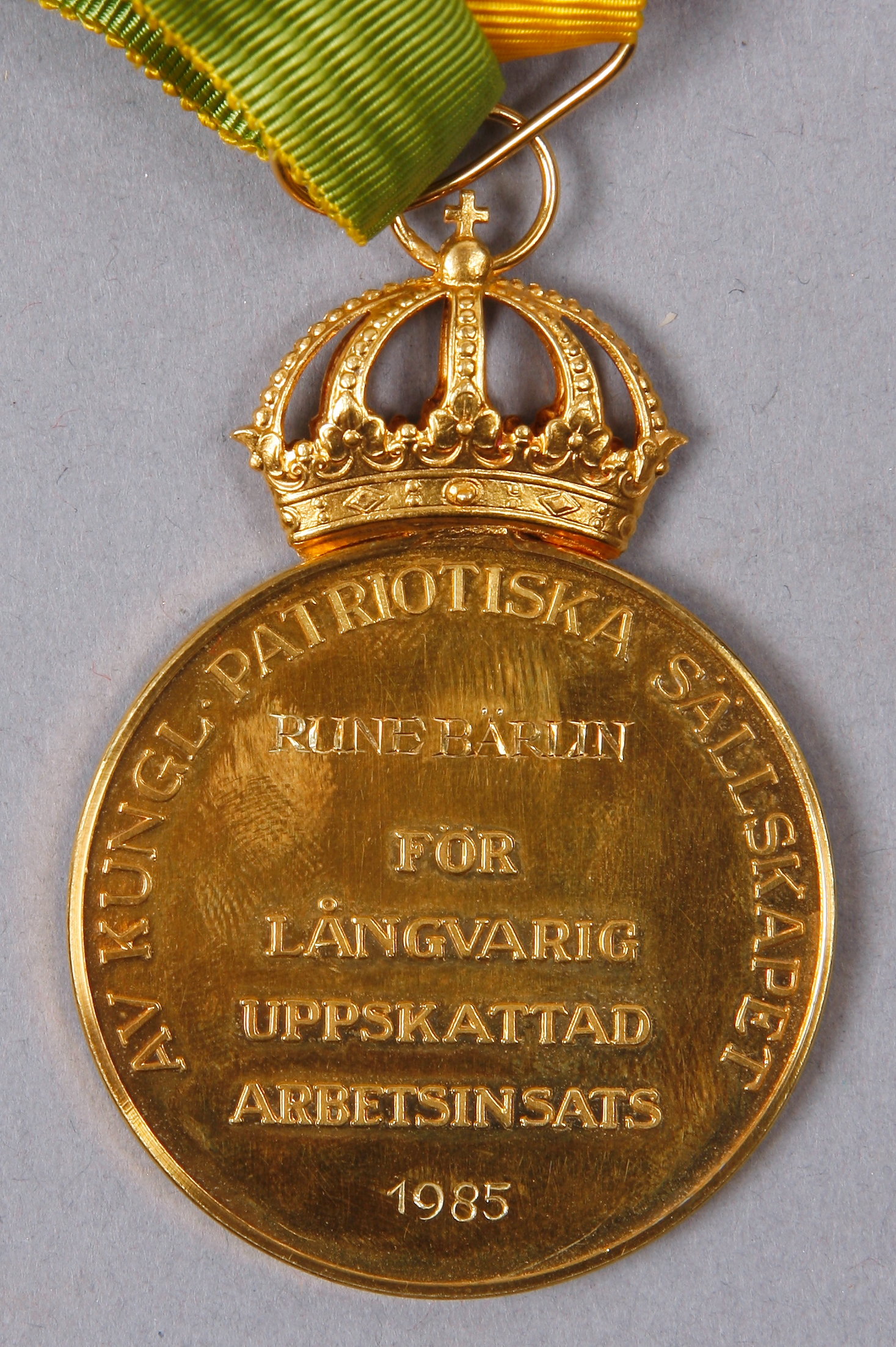 MEDALJ, 18k guld. Kungliga Patriotiska Sällskapet. - Bukowskis