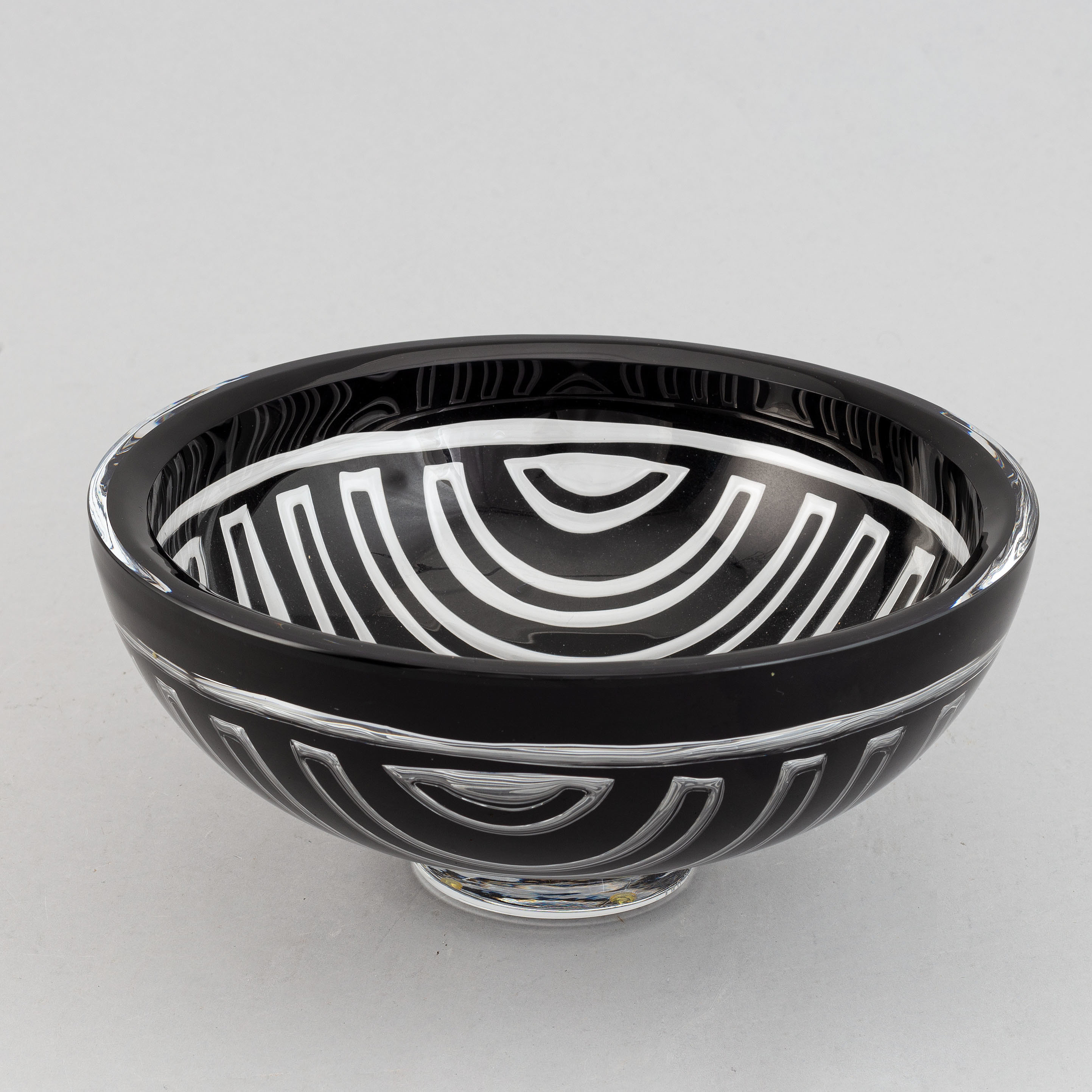 Lars Hellsten, skål, glas, Orrefors Gallery, 1988. - Bukowskis