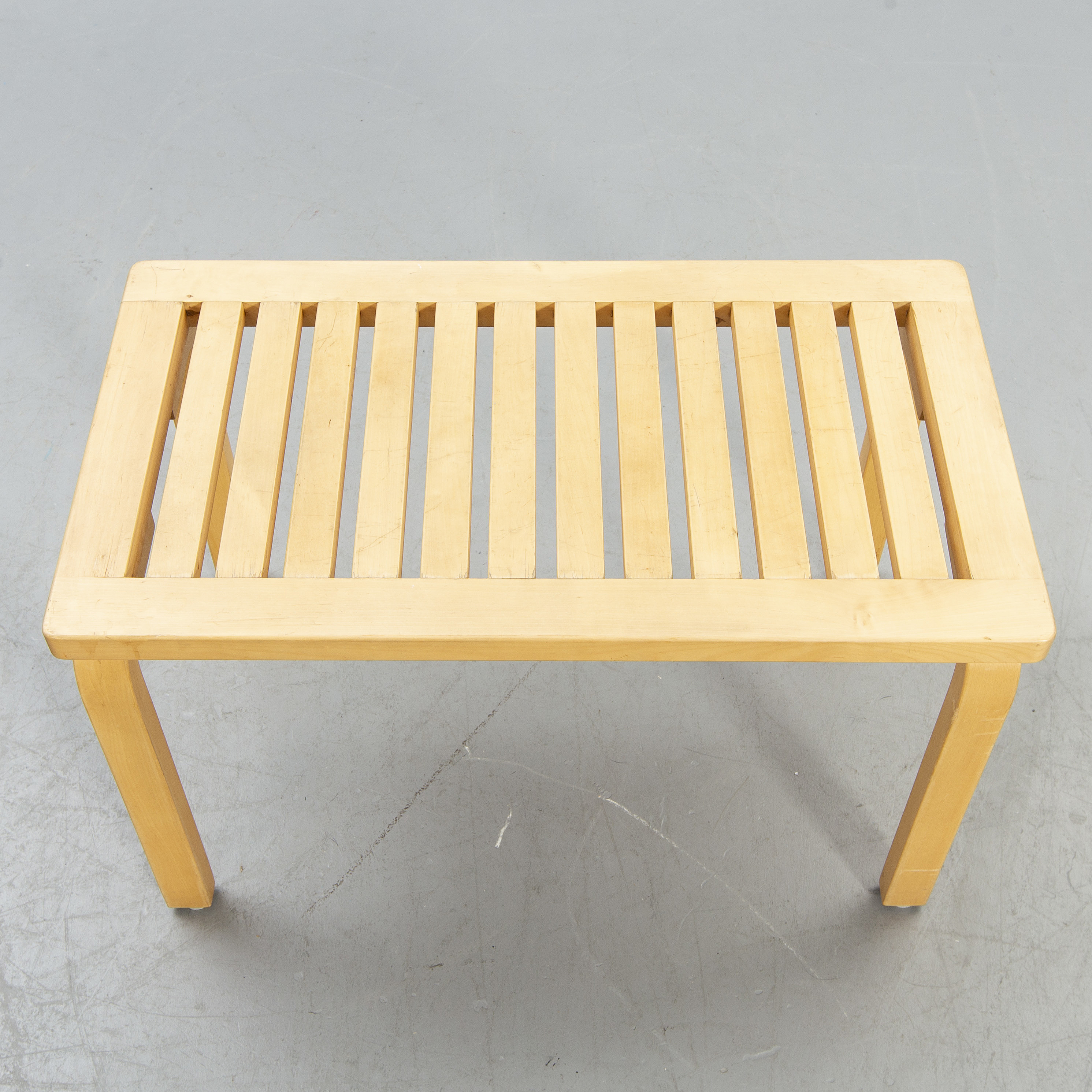 Alvar Aalto, a bench model 153 B, Artek. - Bukowskis