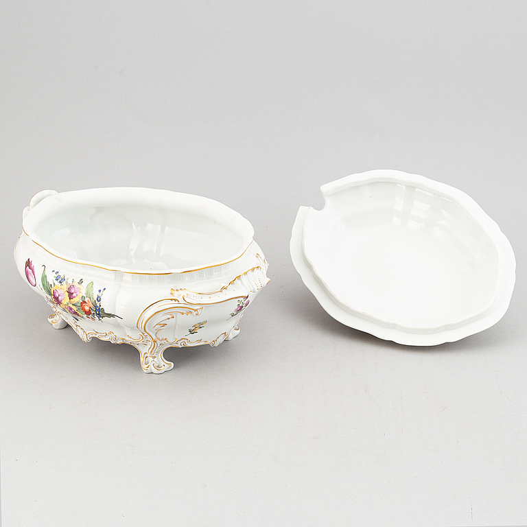 A rococo style dining service, 68 pcs, from Nymphenburg, Germany ...