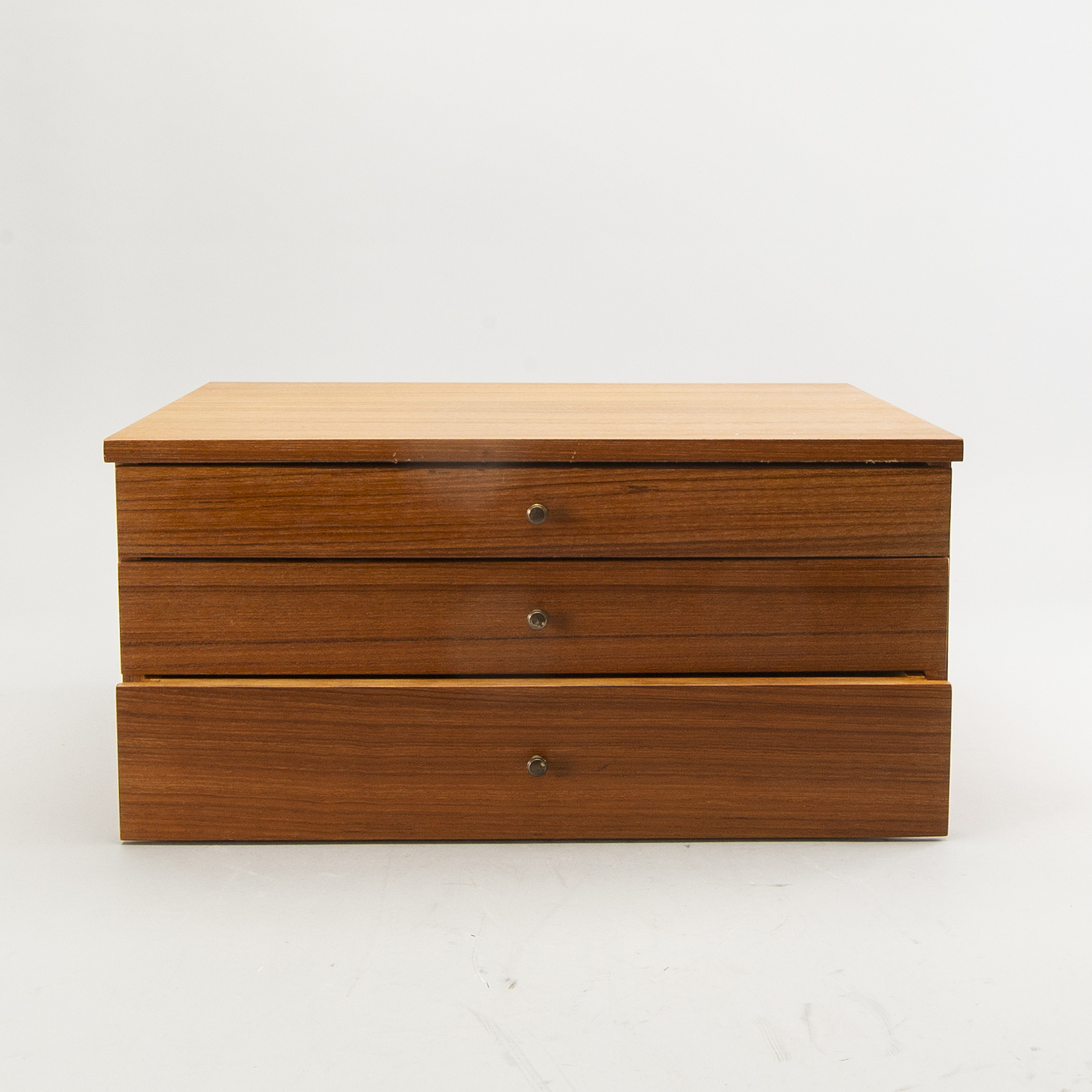 Bestick, 100 dlr, pläter, Oneida England med schatull. - Bukowskis