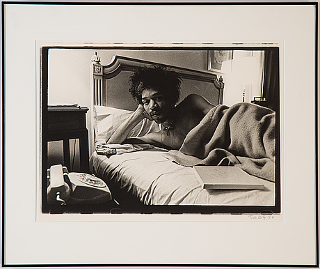 Roz Kelly, photograph signed and numbered 1/14. - Bukowskis