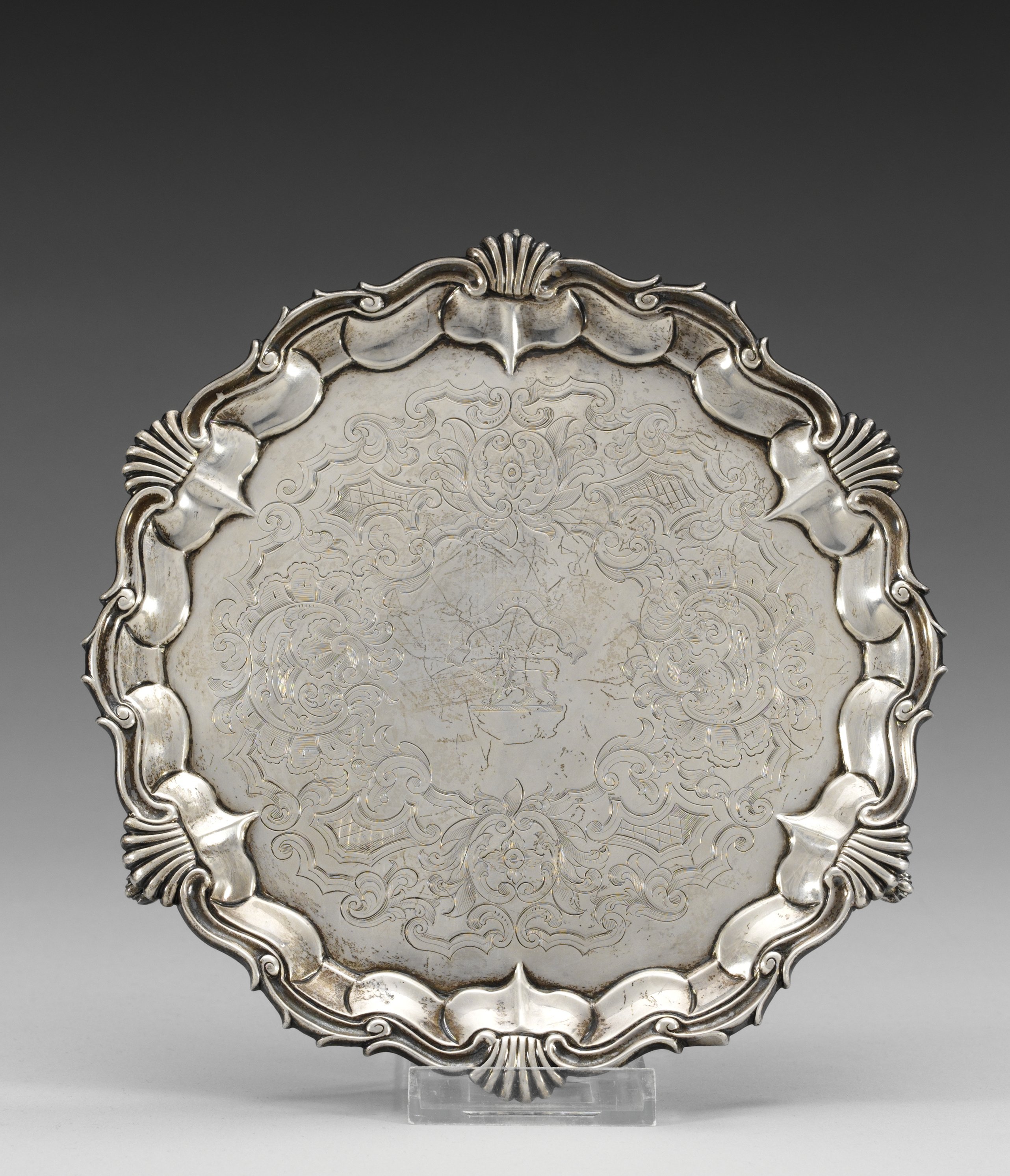 SALVER, silver. London 1843. - Bukowskis
