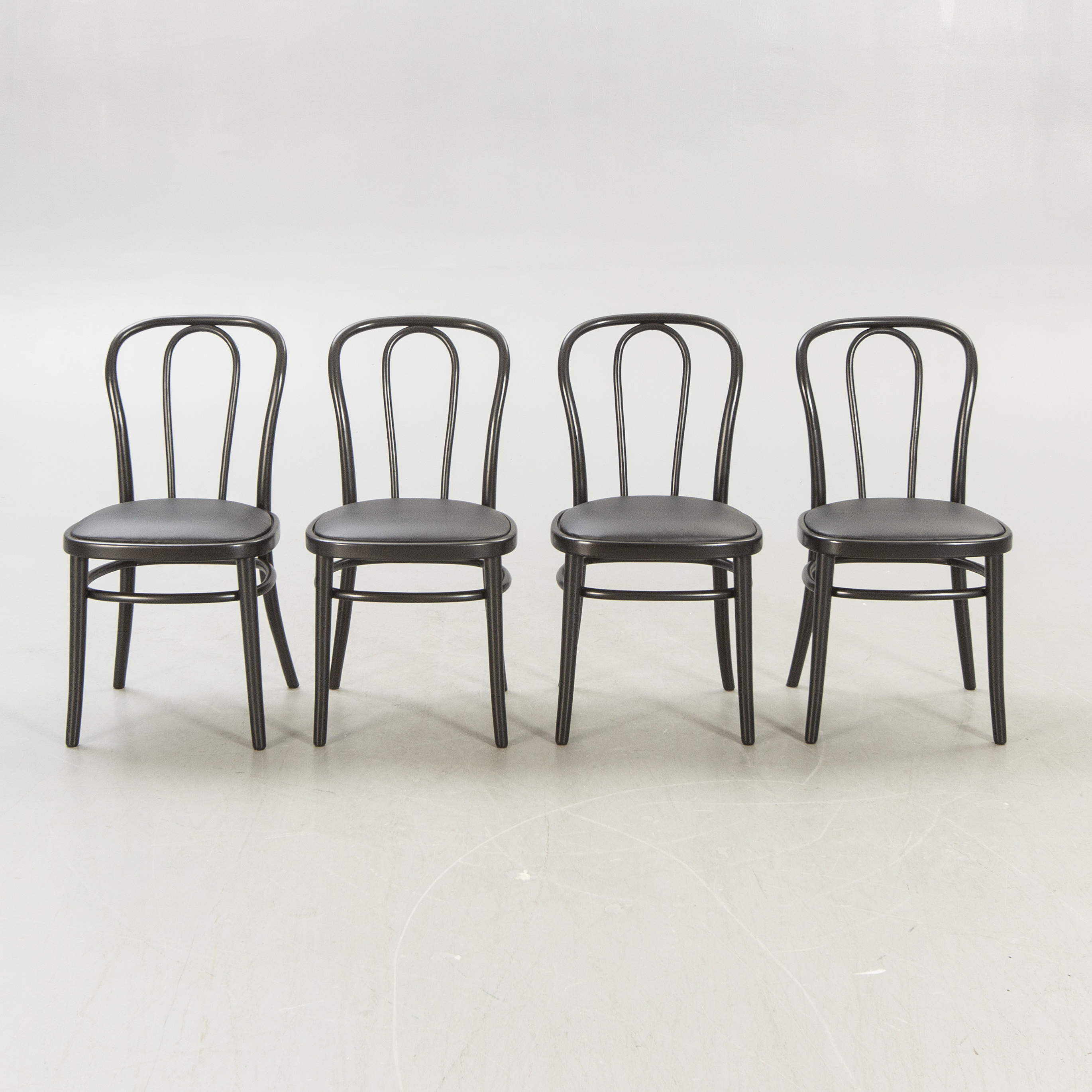 A set of eight Gemla Wien painted chairs. - Bukowskis