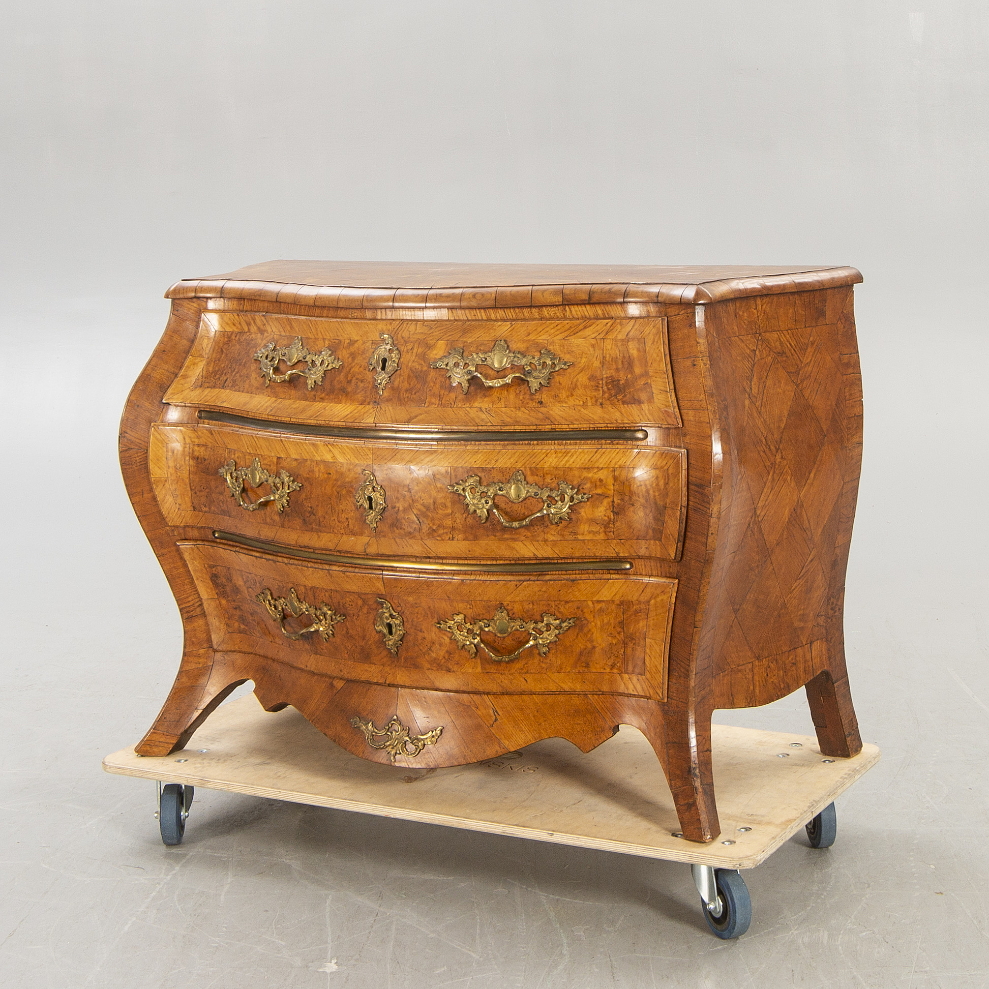 A Swedish Rococo mid 1700s bureau. - Bukowskis