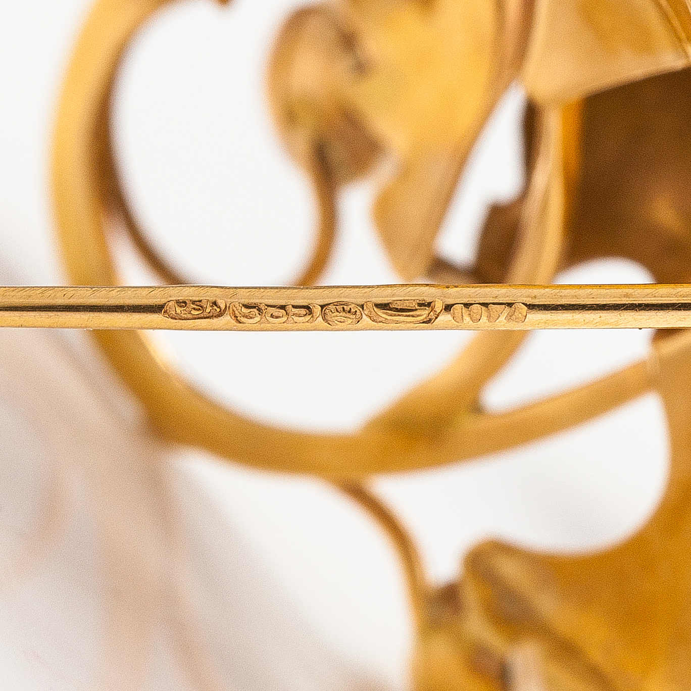 Two 18K gold brooches with cultured pearls. Finnish import marks 1966 ...