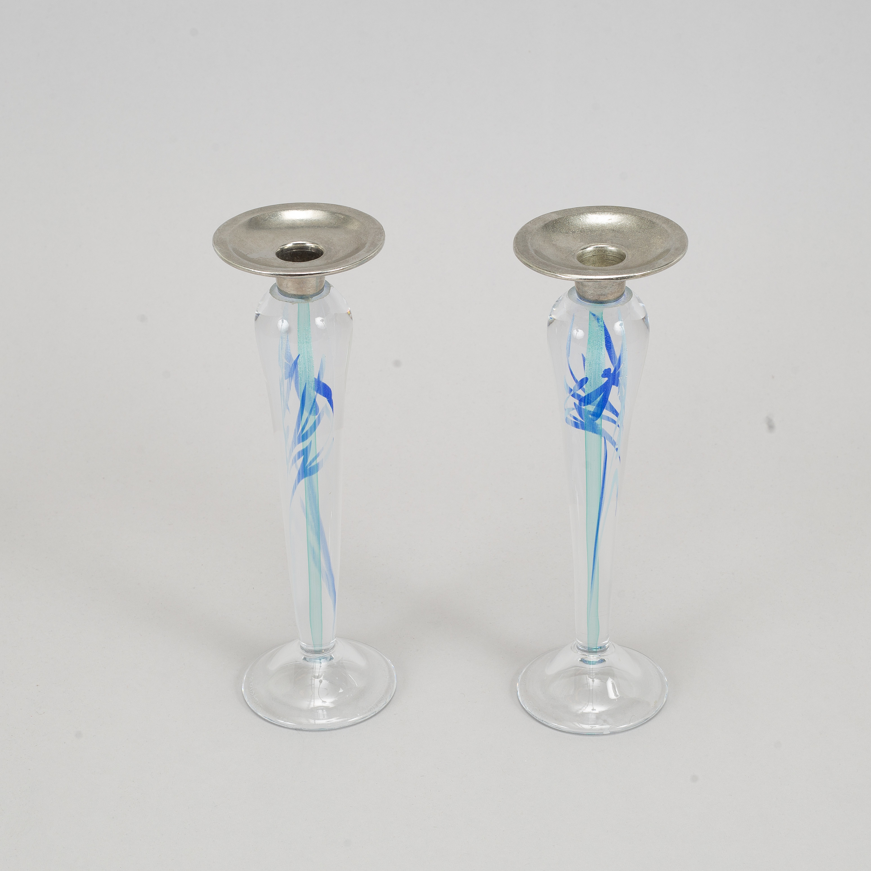 Astrid Gate, jusstakar, ett par, glas och metall, "Fjäril vingad ...