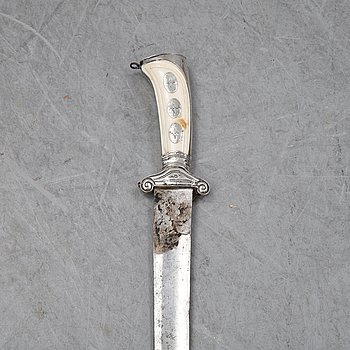 An 18th Century hunting sword with ivory handle. - Bukowskis