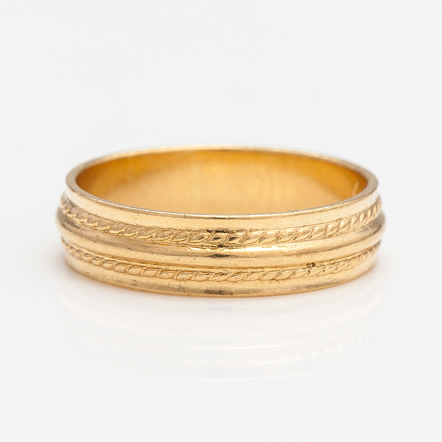 Ring, 18K guld. Kalevala Koru, Helsingfors 1998. - Bukowskis
