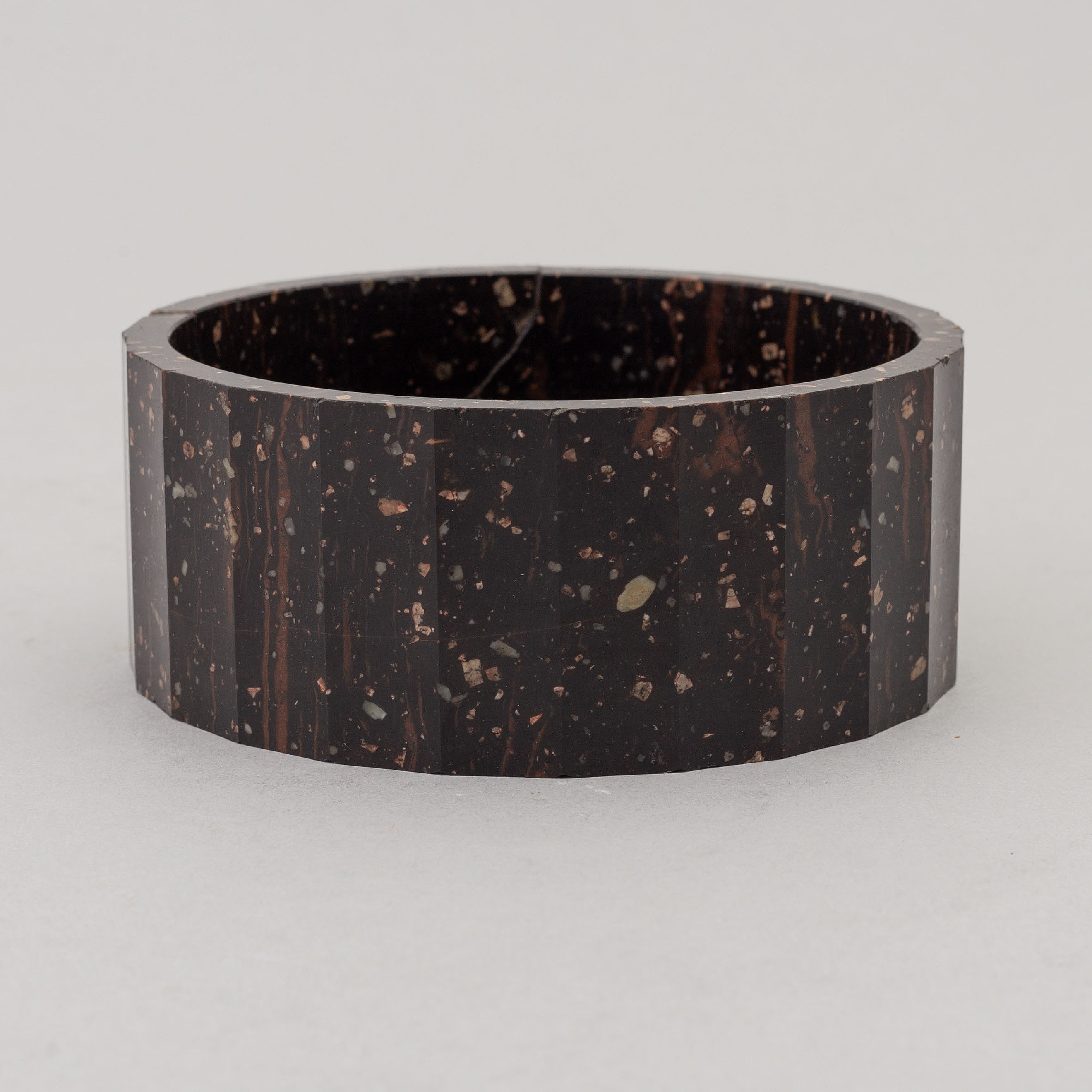 Smörask, porfyr, empire, 1800-talets början. - Bukowskis