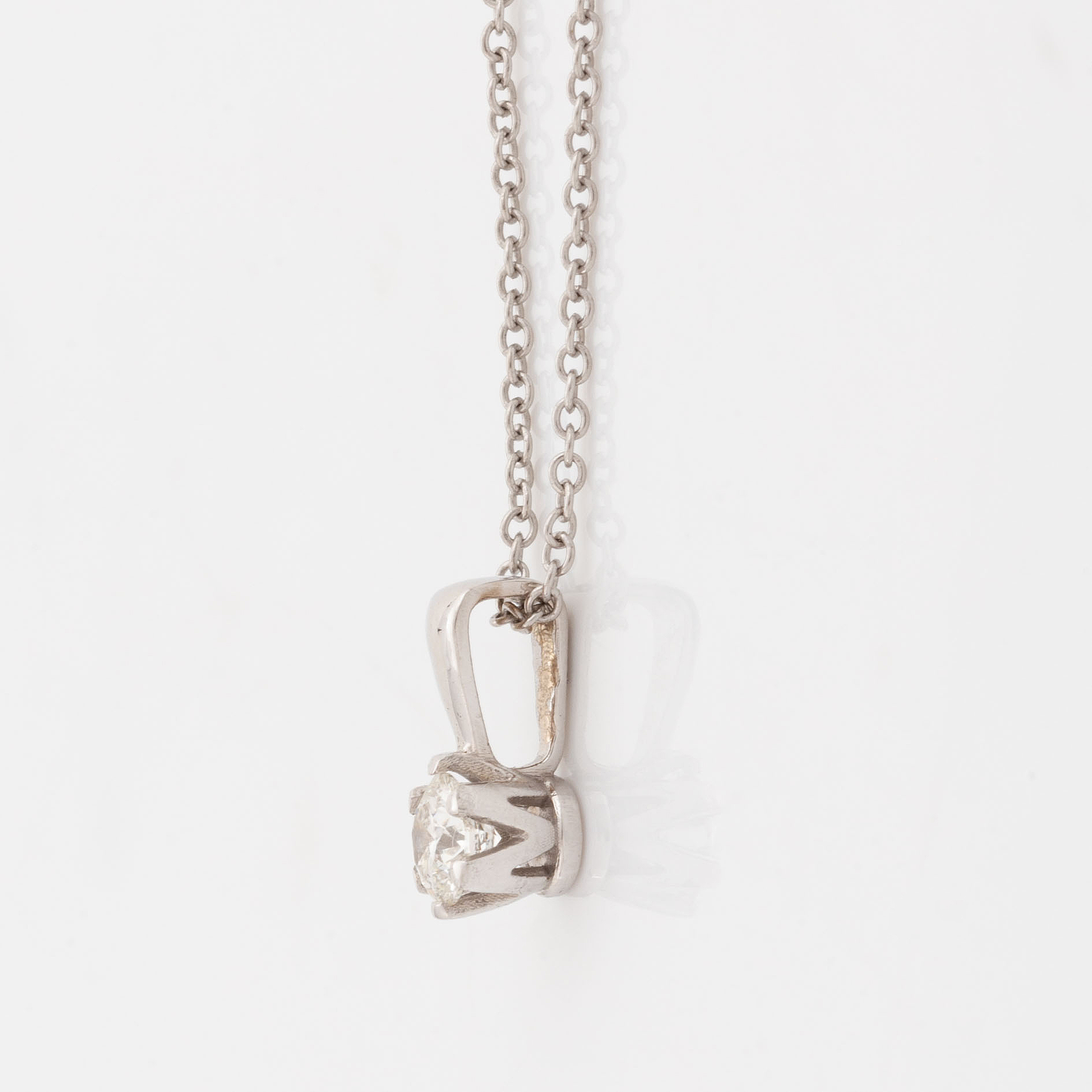 Collier med briljantslipad diamant. - Bukowskis