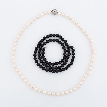 Ole Lynggaard, necklace, clasp with 54 brilliant cut diamonds. - Bukowskis