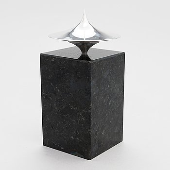 Pekka Piekäinen, skulptur, anortosit och silver, stämplad 1999 ...