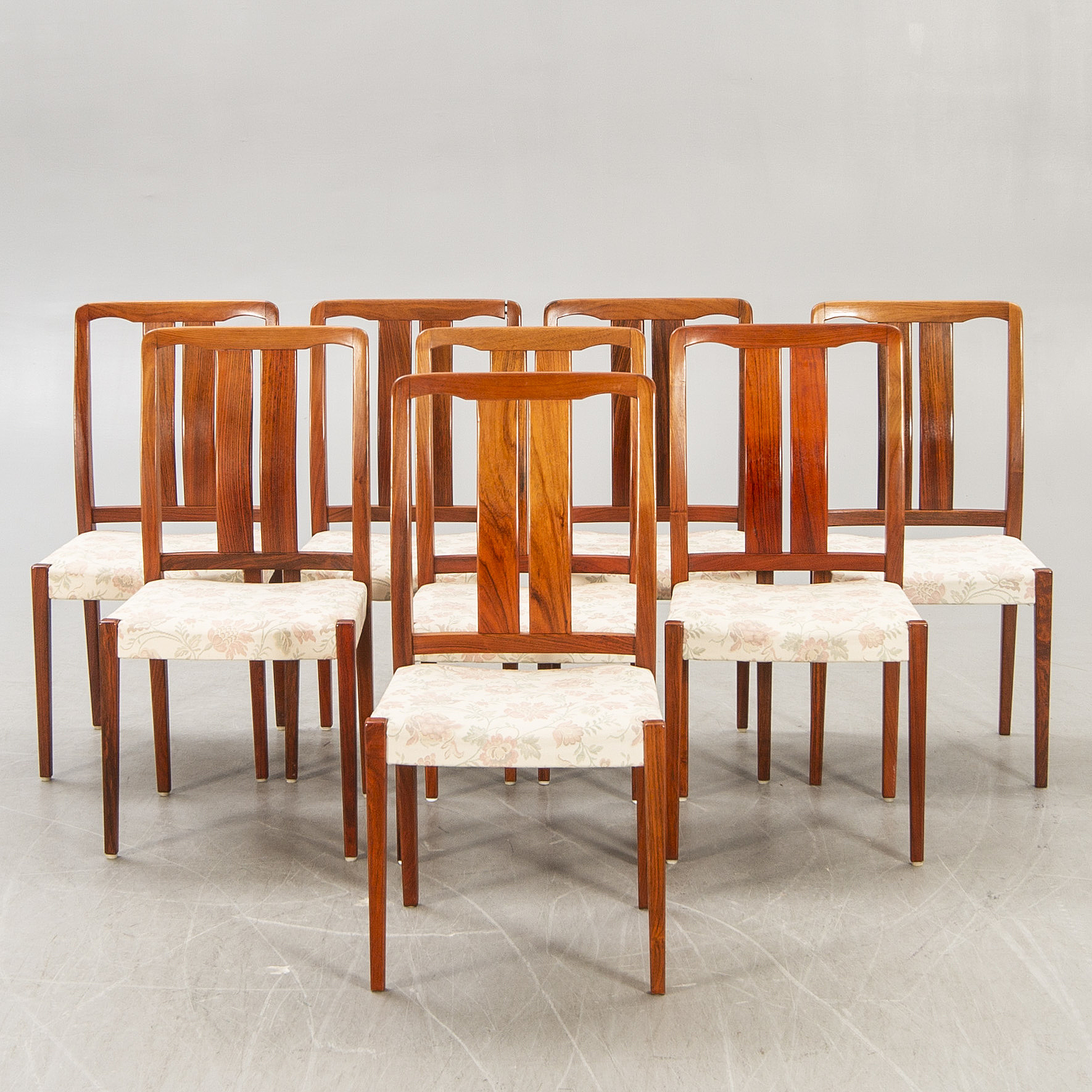 LBG group (Leif & Bengt Troedsson) matbord samt stolar 8 st "Rimbo ...