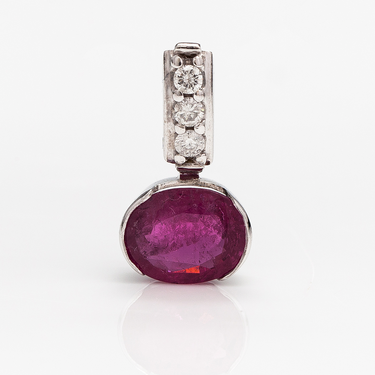 Hänge, 14K vitguld, turmalin och diamanter ca 0.09 ct tot. Timcen ...