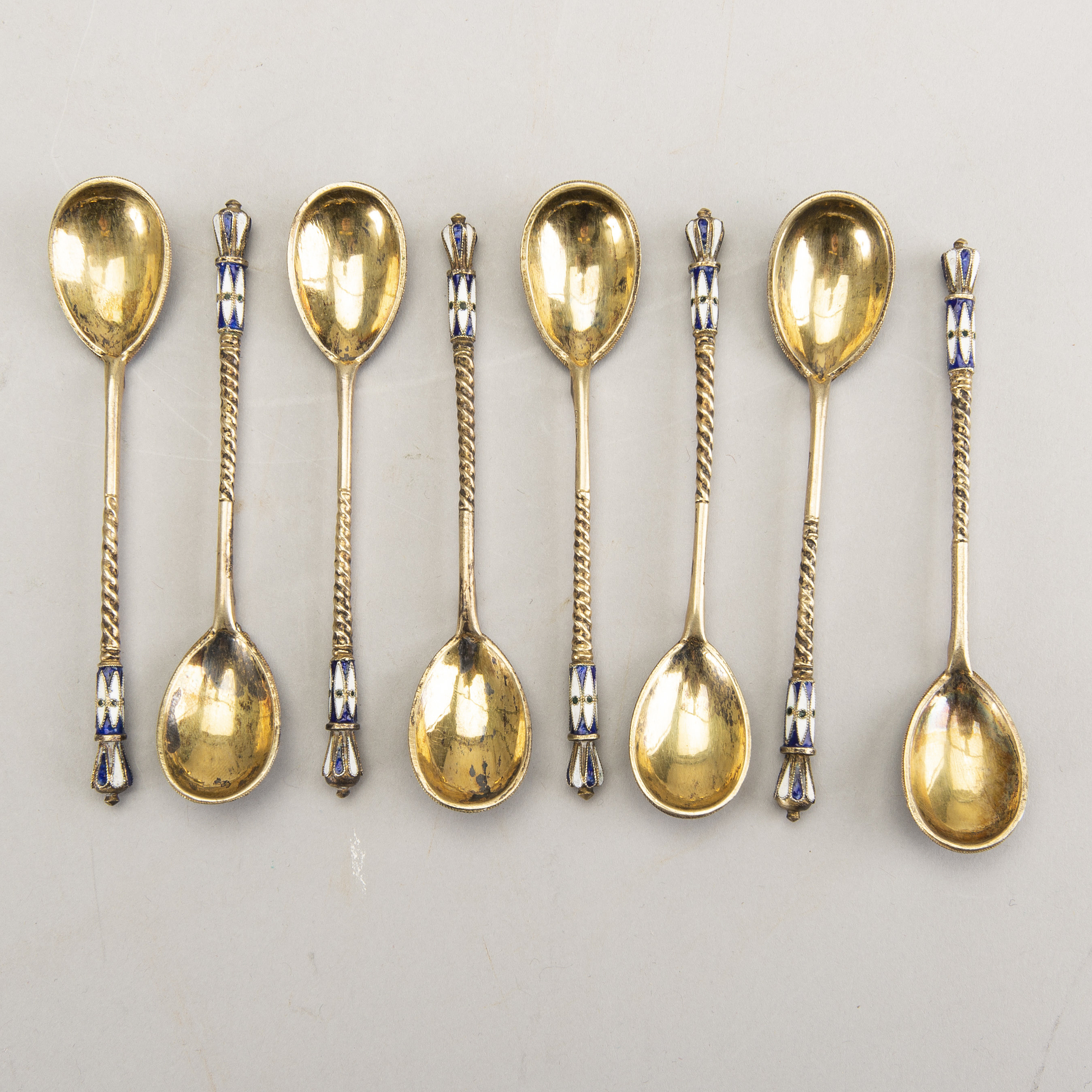 Skedar, 8 st, silver/emalj, Ryssland, sekelskiftet 1900. - Bukowskis