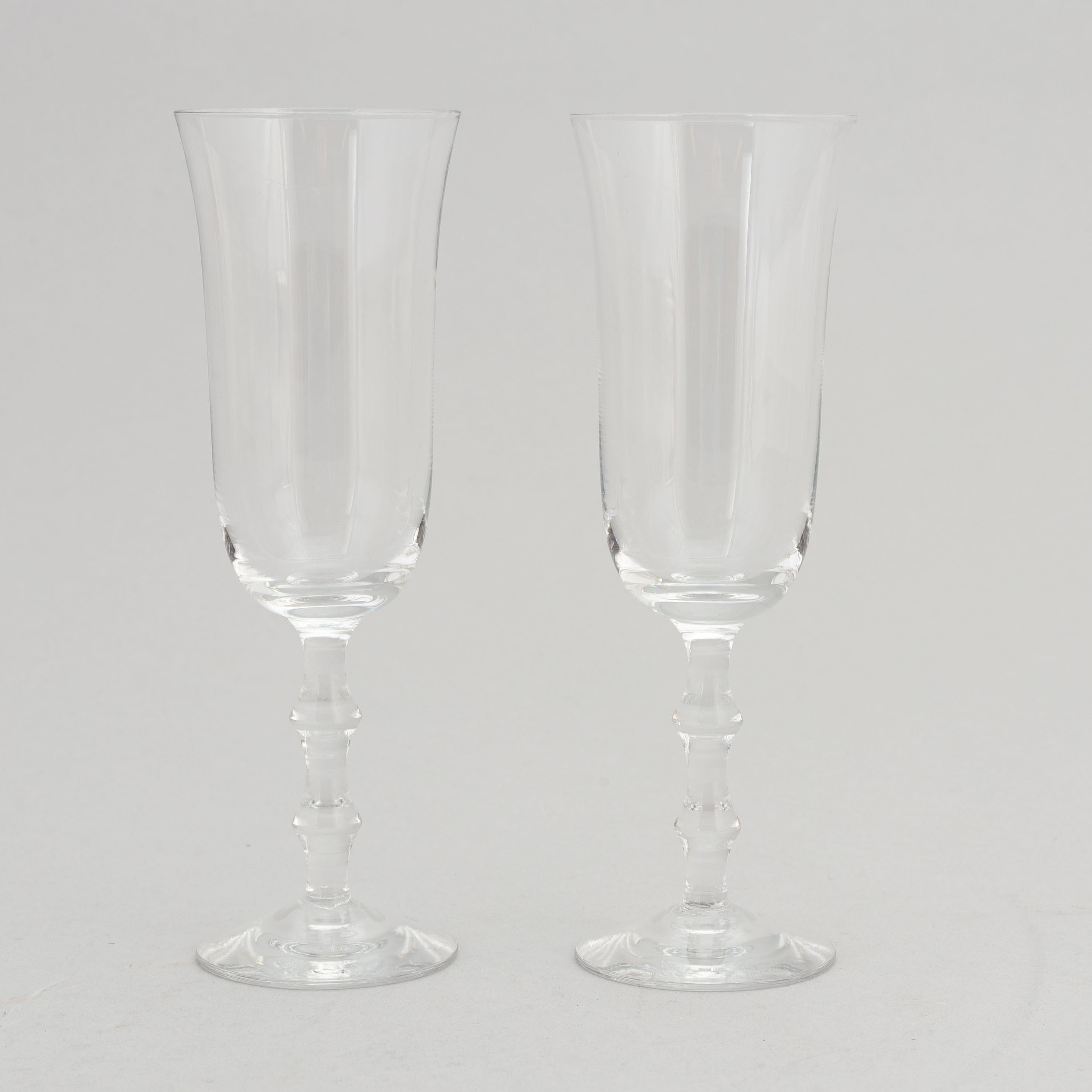 Simon Gate, champangeglas, 14 st, "Salut", Orrefors. - Bukowskis