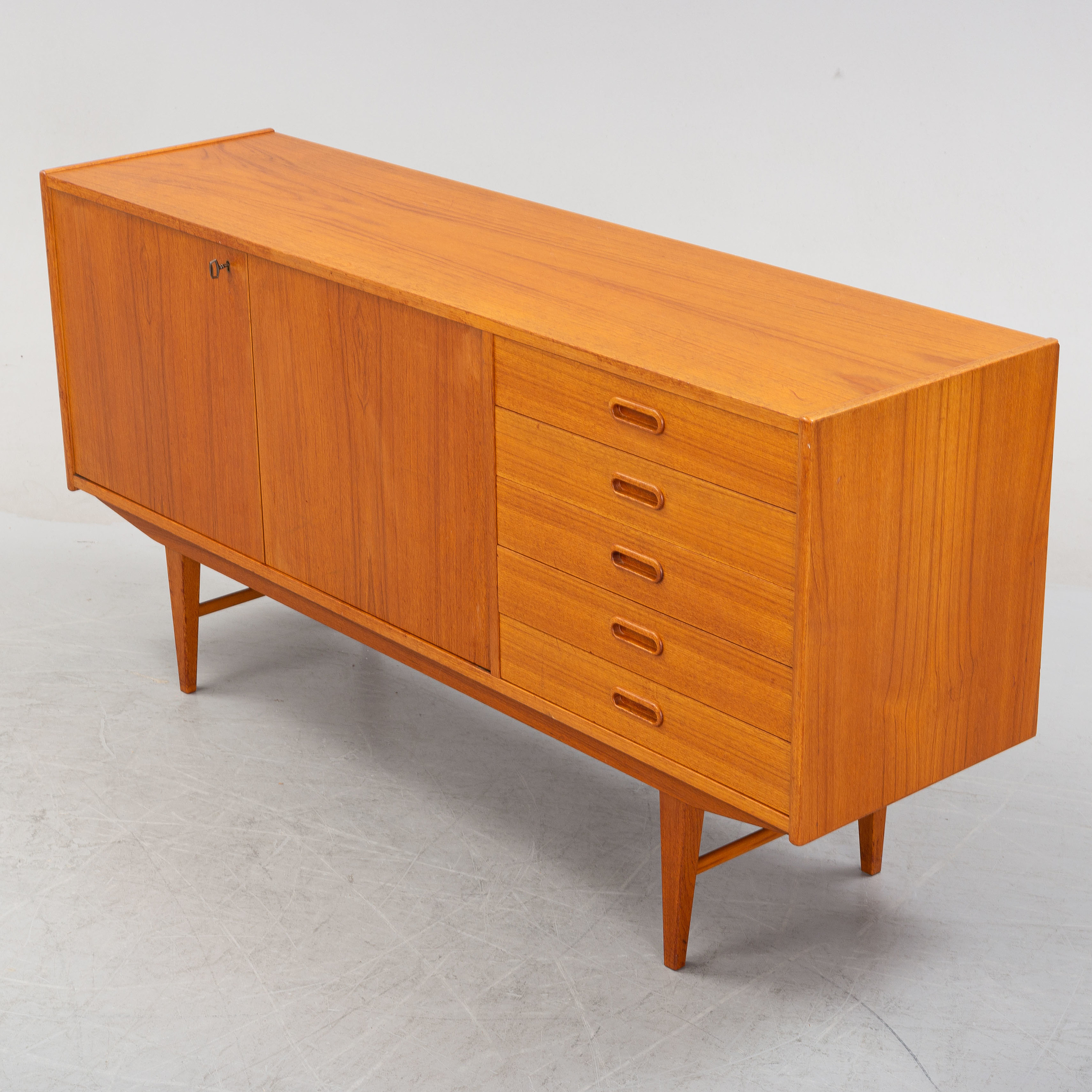 Sideboard, 1960/70-tal. - Bukowskis