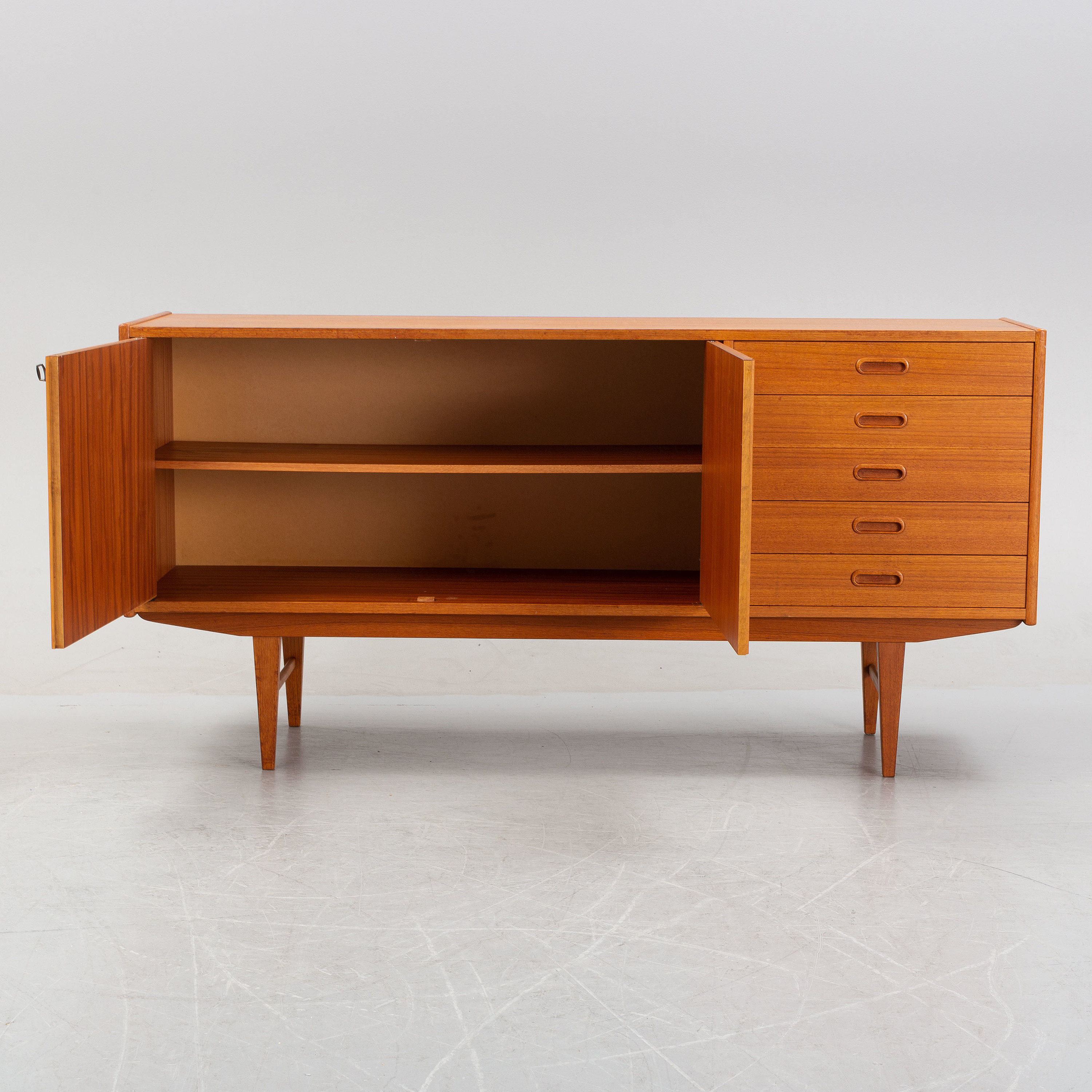 Sideboard, 1960/70-tal. - Bukowskis