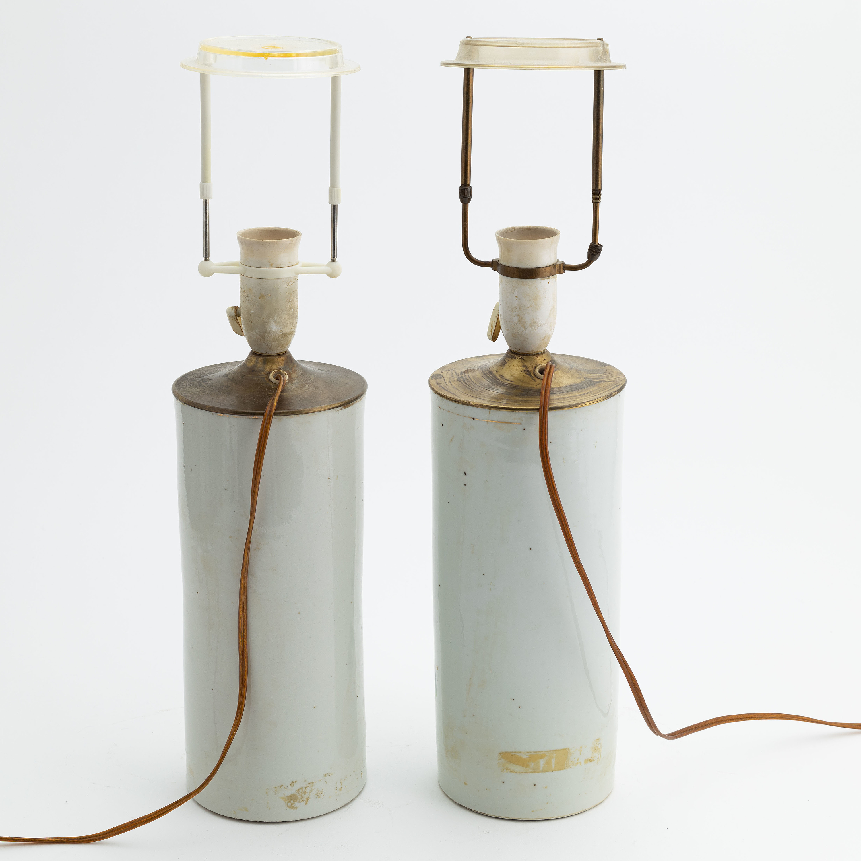 Two chinese vases converted into table lamps, 20th Century. - Bukowskis
