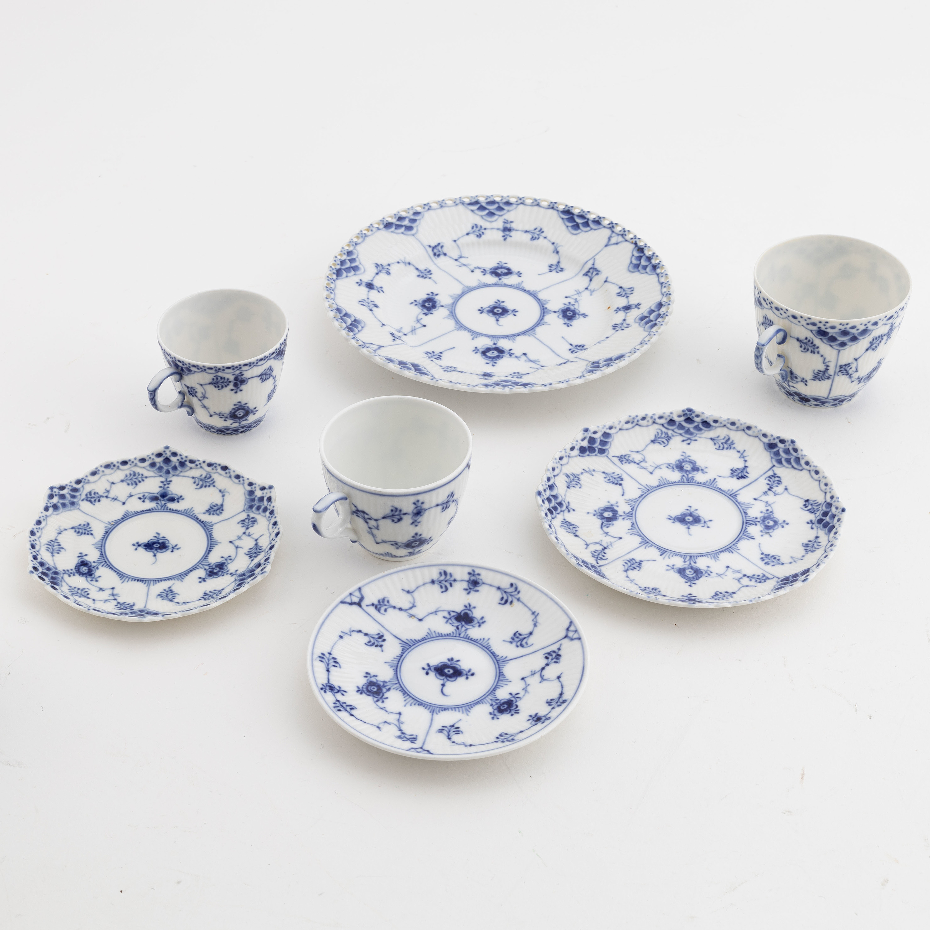 A 61 piece 'Musselmalet' porcelain service from Royal Copenhagen ...