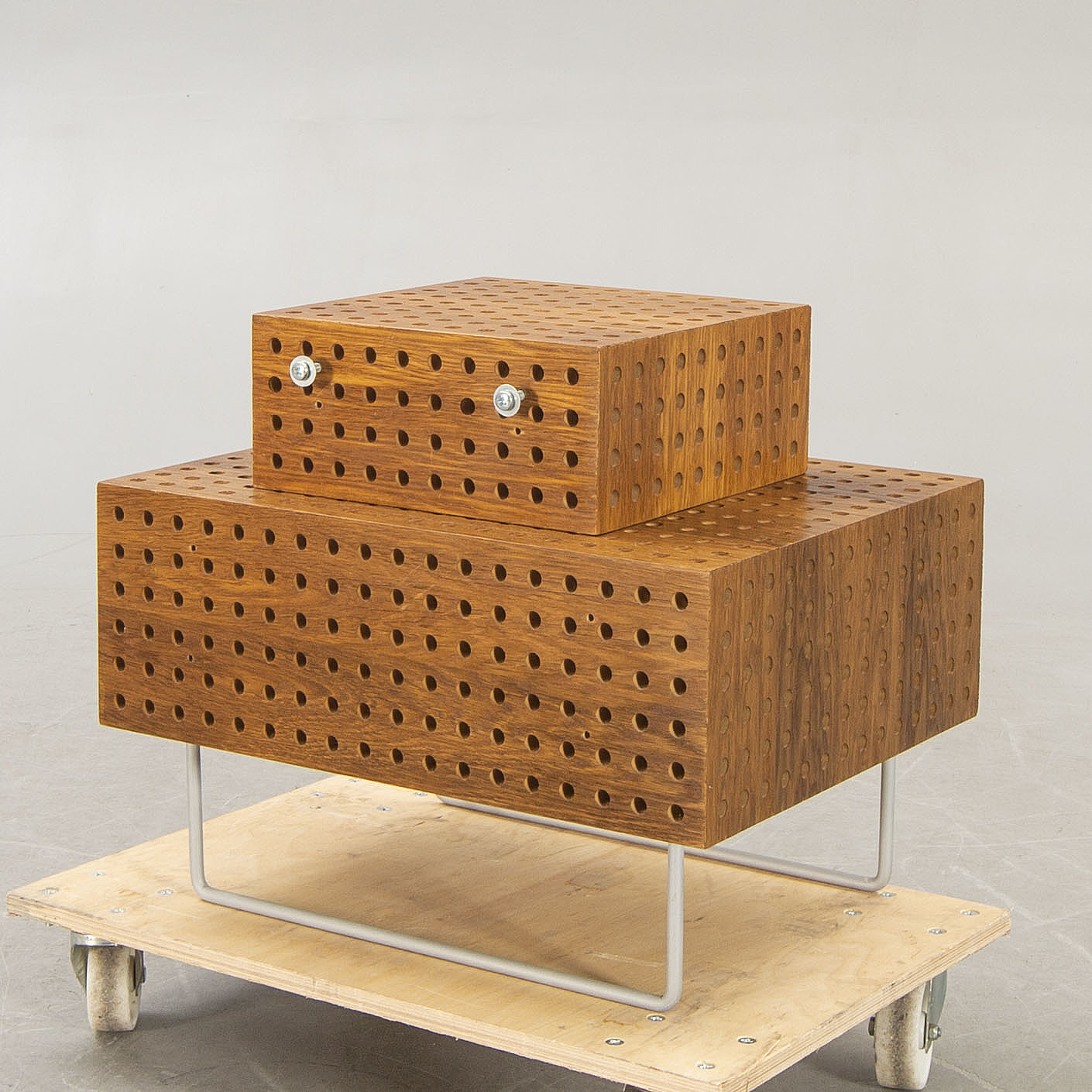 Jonas Lindvall, hallbord och väggbord "Sancho" de Nord 2000-tal ...