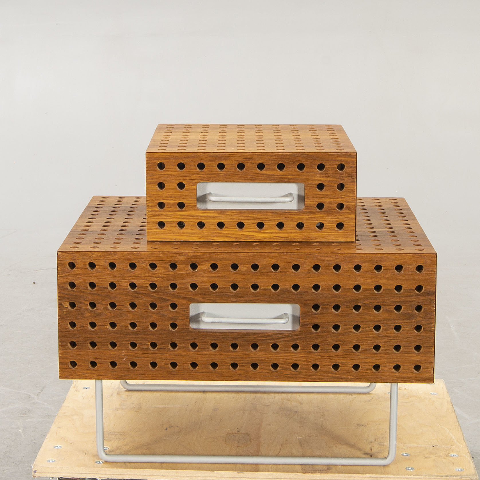 Jonas Lindvall, hallbord och väggbord "Sancho" de Nord 2000-tal ...