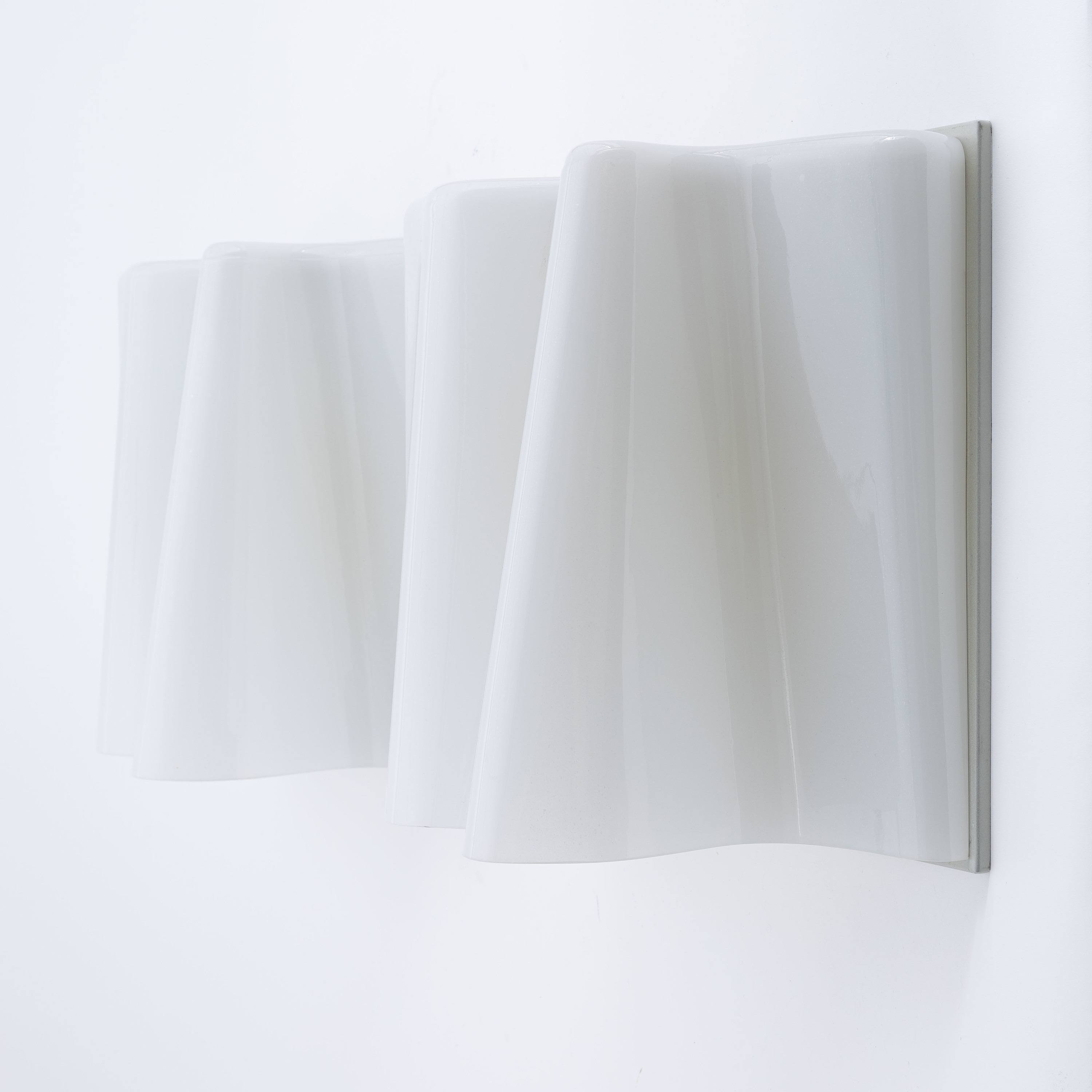A pair of "Logico" wall-lights by Michele de Lucchi and Gerhard ...