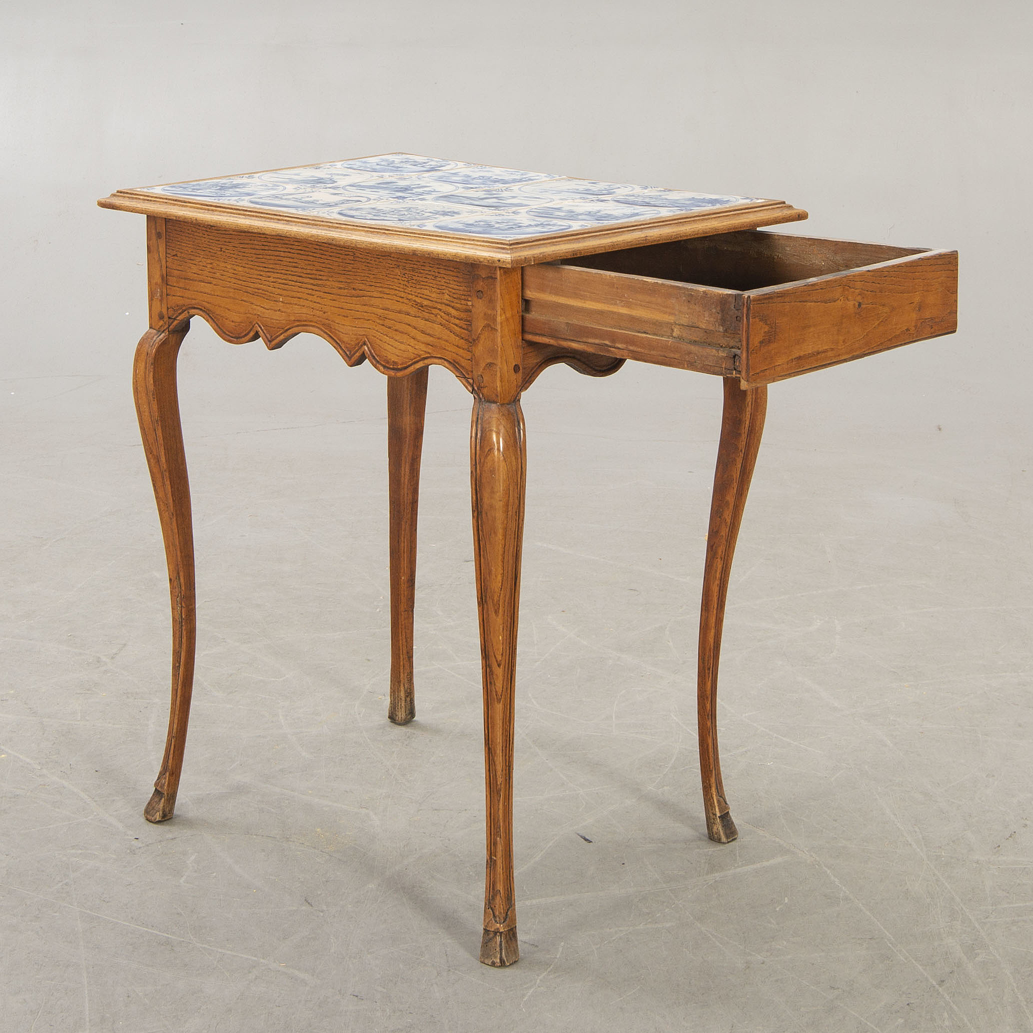 A Swedish 18th Century Rococo table. - Bukowskis