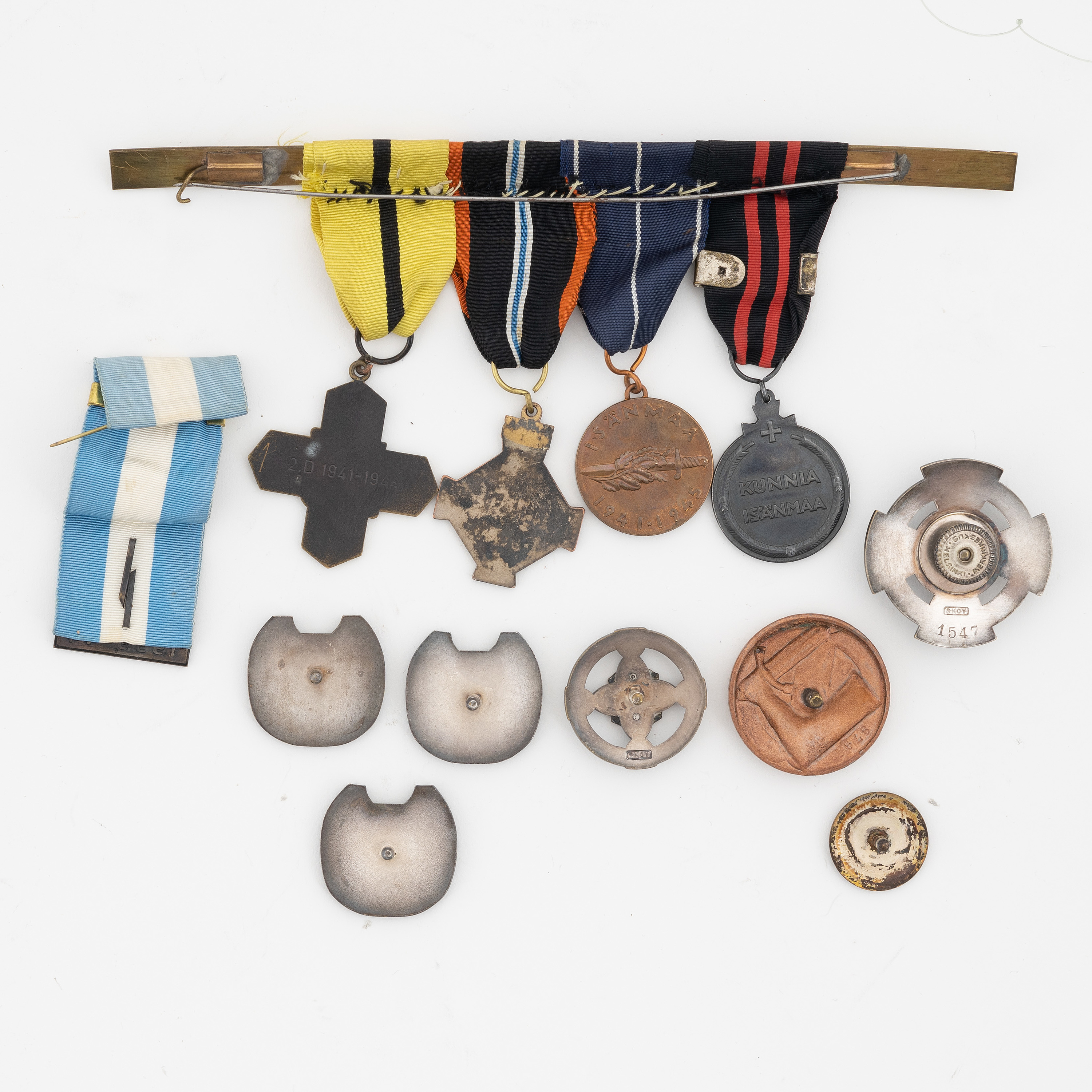 A lot with twelve Finnish medals from WWII. - Bukowskis
