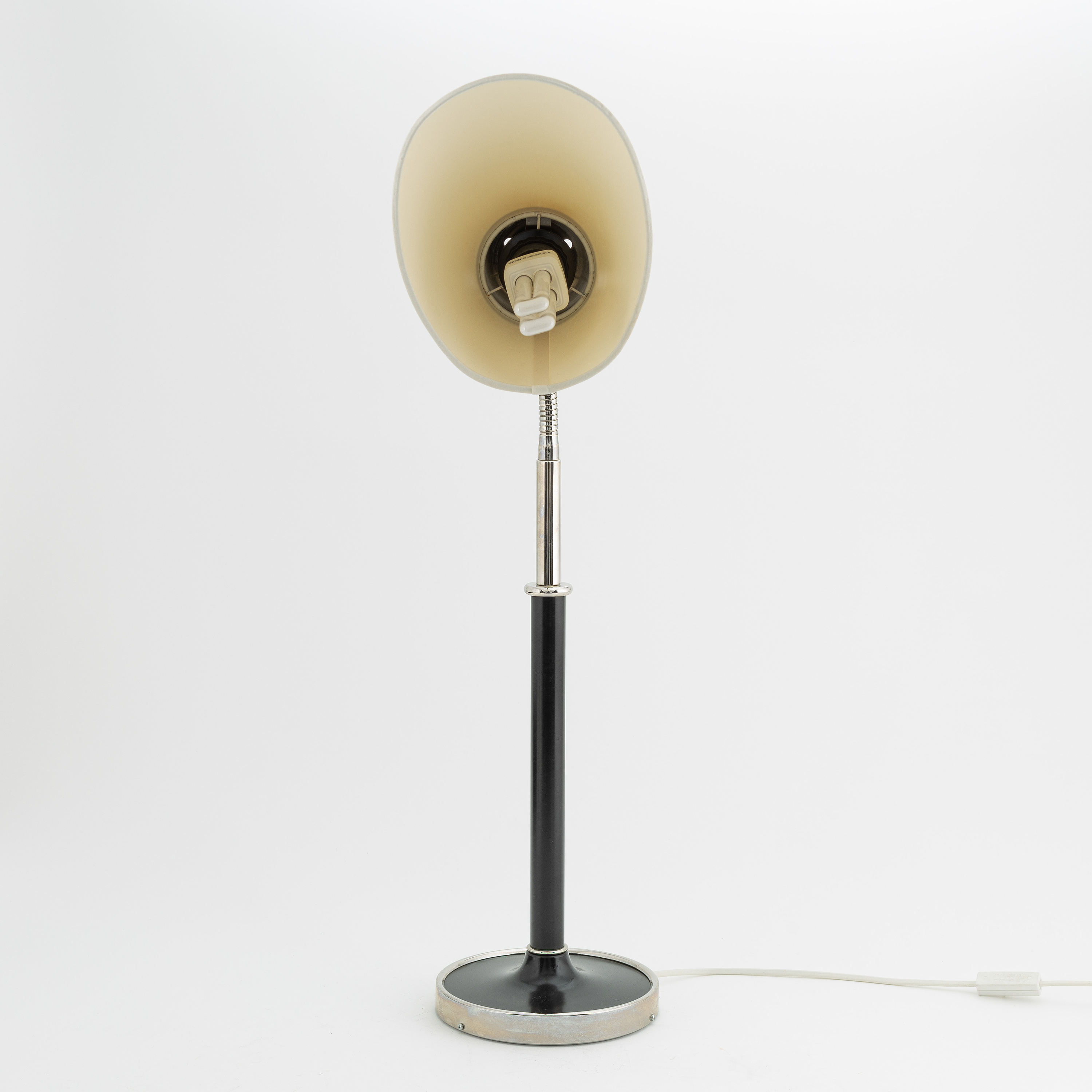 Josef Frank, a model 2434 table light, Firma Svenskt Tenn. - Bukowskis