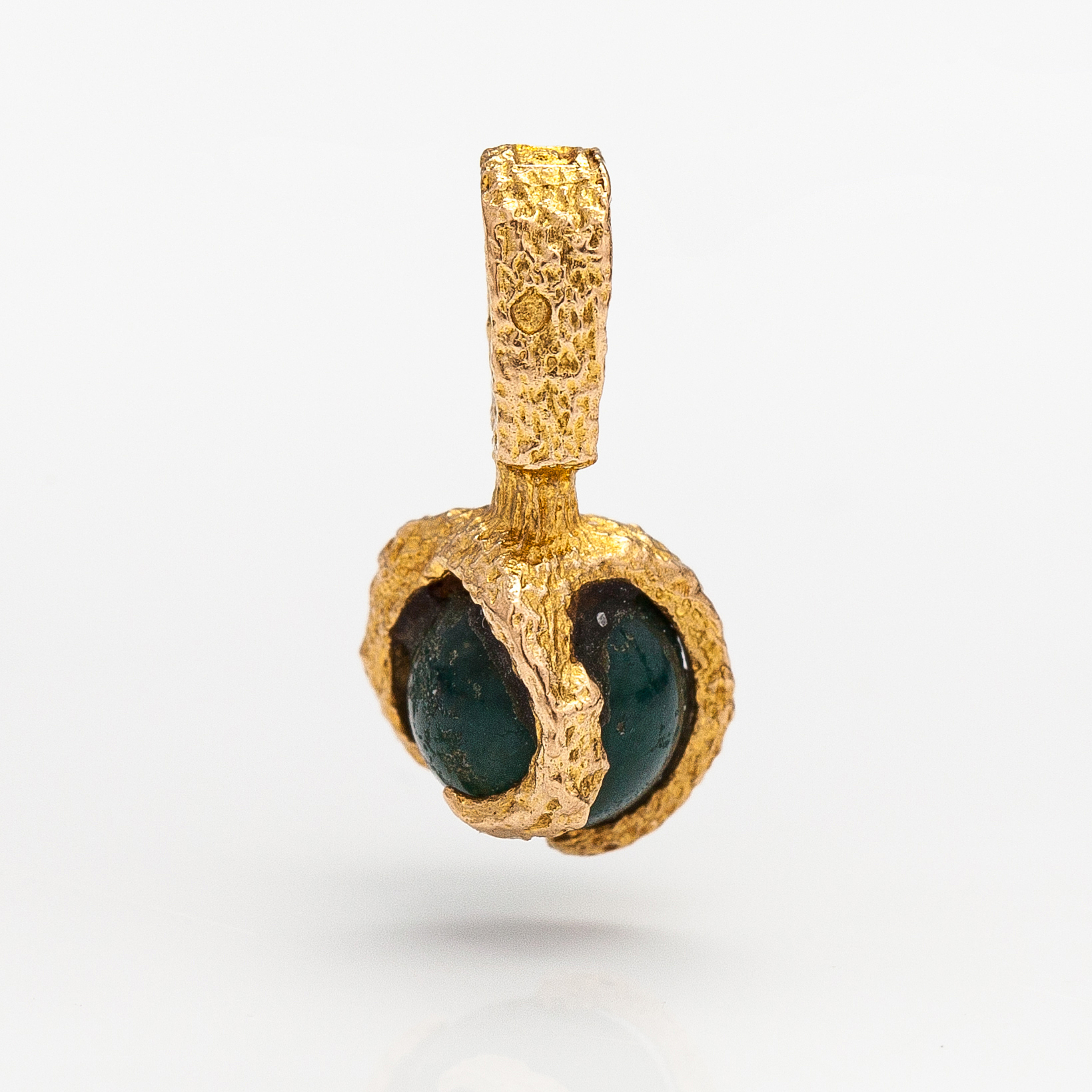 Björn Weckström, Riipus "Kultasammal", 14K kultaa ja sammalakaatti ...