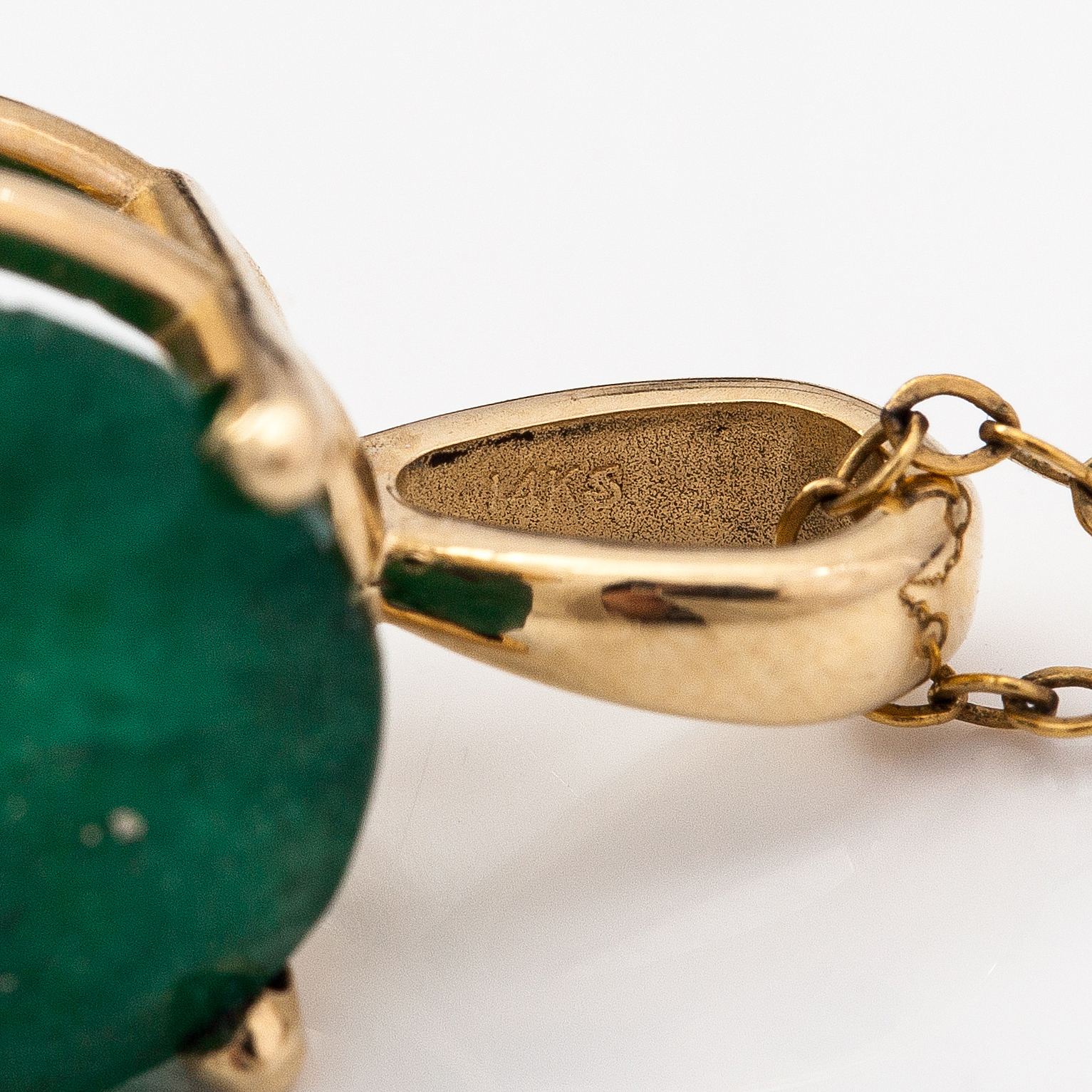 Halsband, 14K och 10-11K guld och smaragd. - Bukowskis